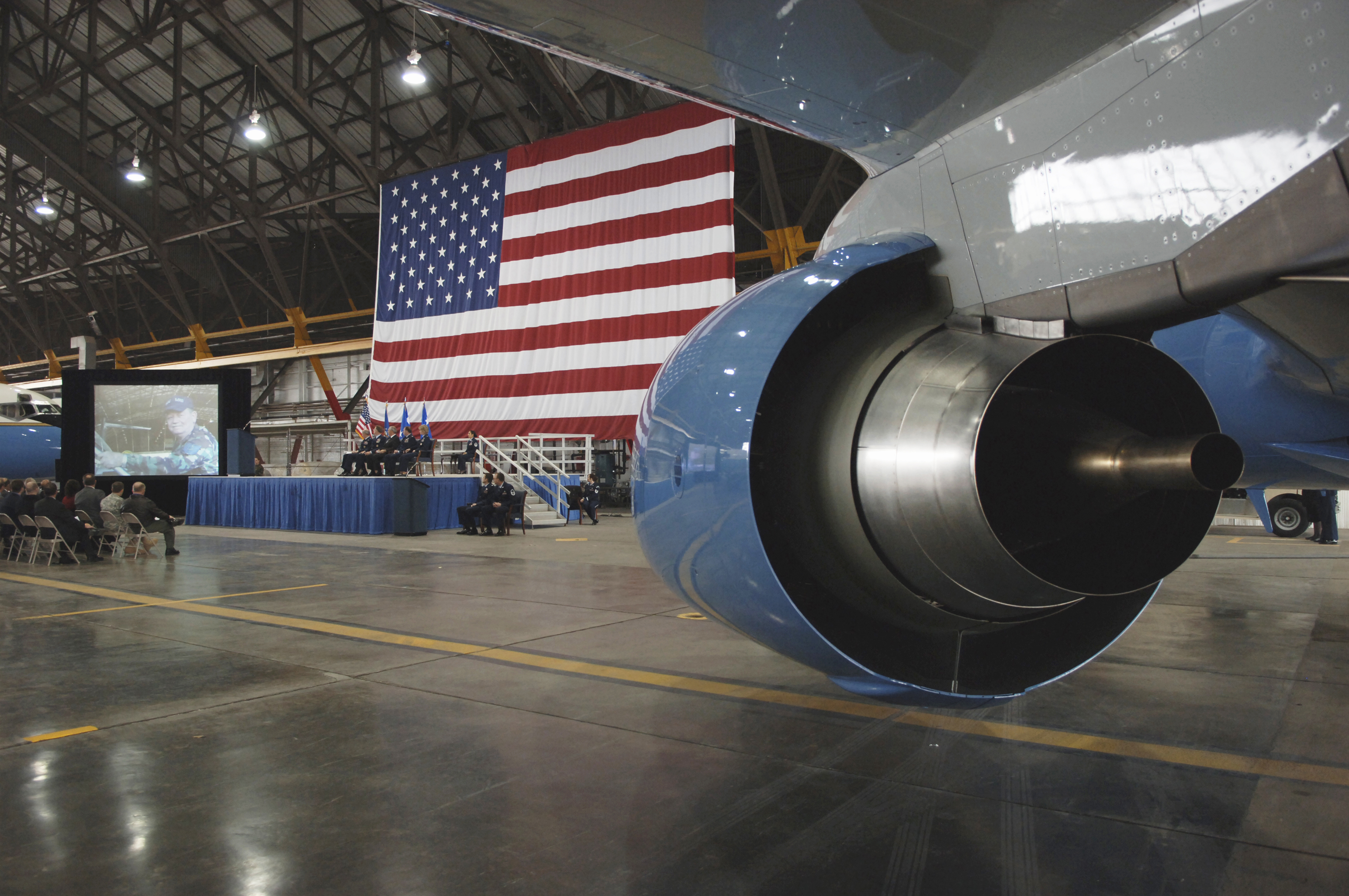 Air Force Reserve wing receives first C-40 aircraft at Scott > Air ...