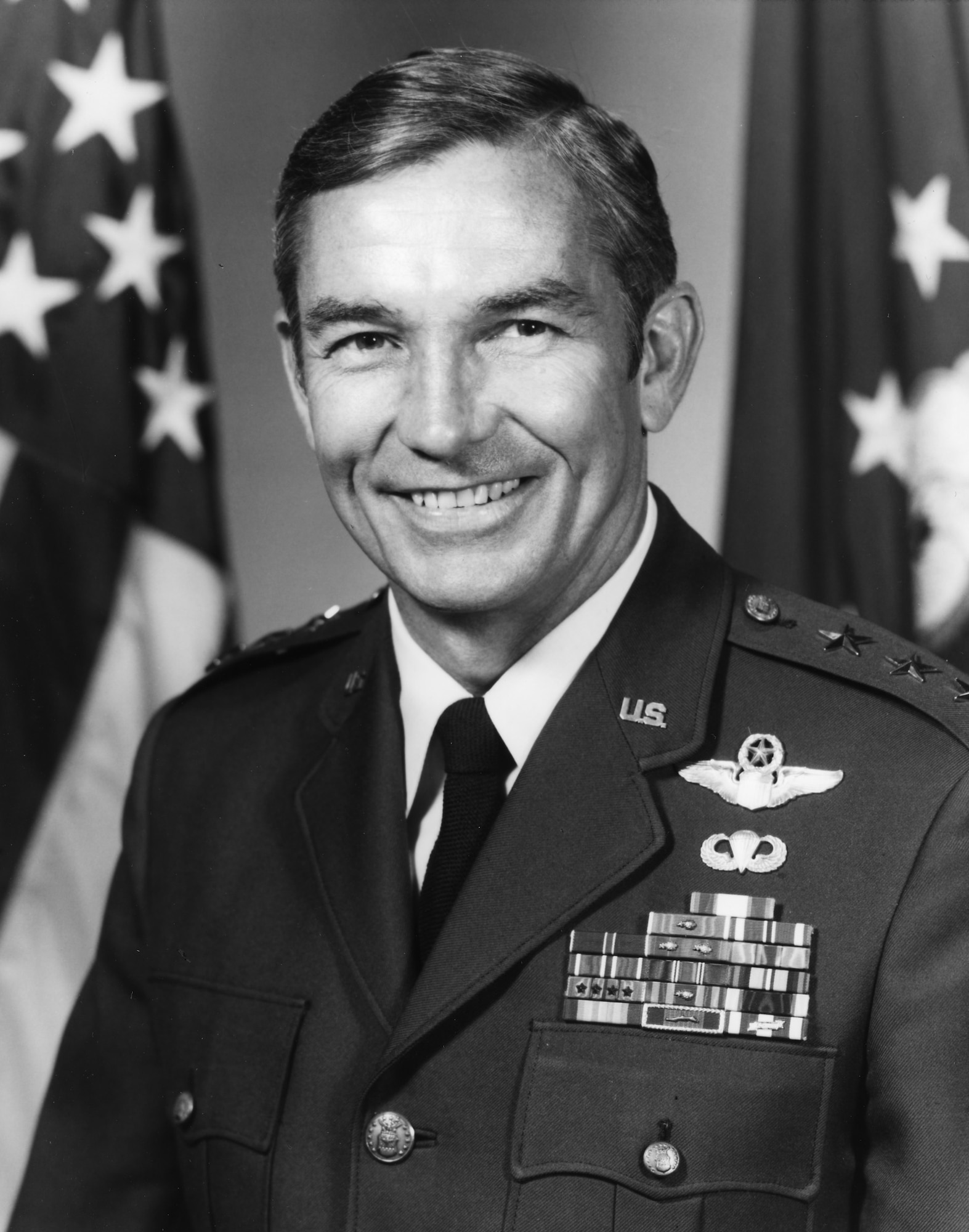 LIEUTENANT GENERAL ROBERT E. KELLEY > Air Force > Biography Display
