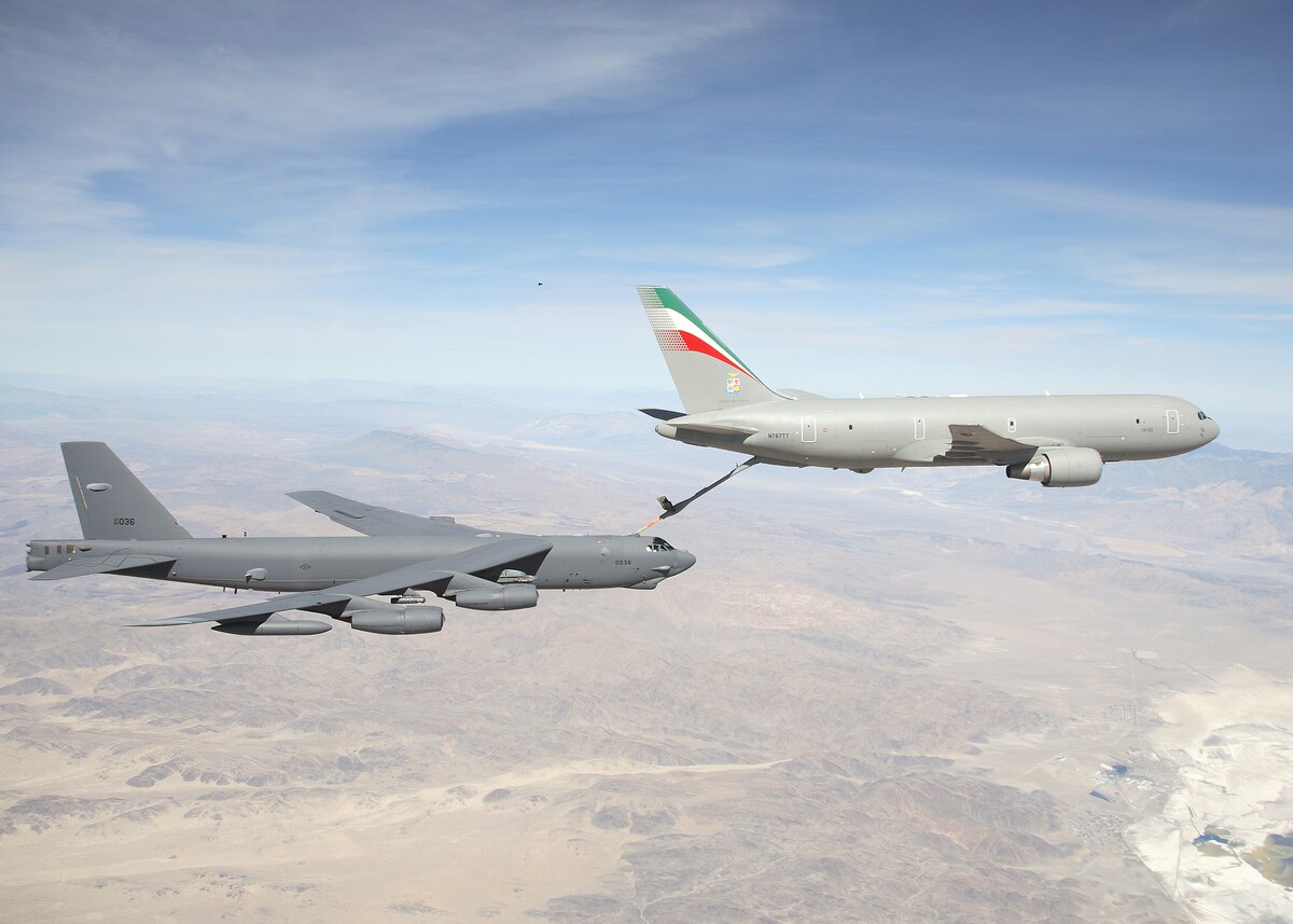 Edwards hosts Boeing, Italian Air Force tanker tests > Edwards Air ...