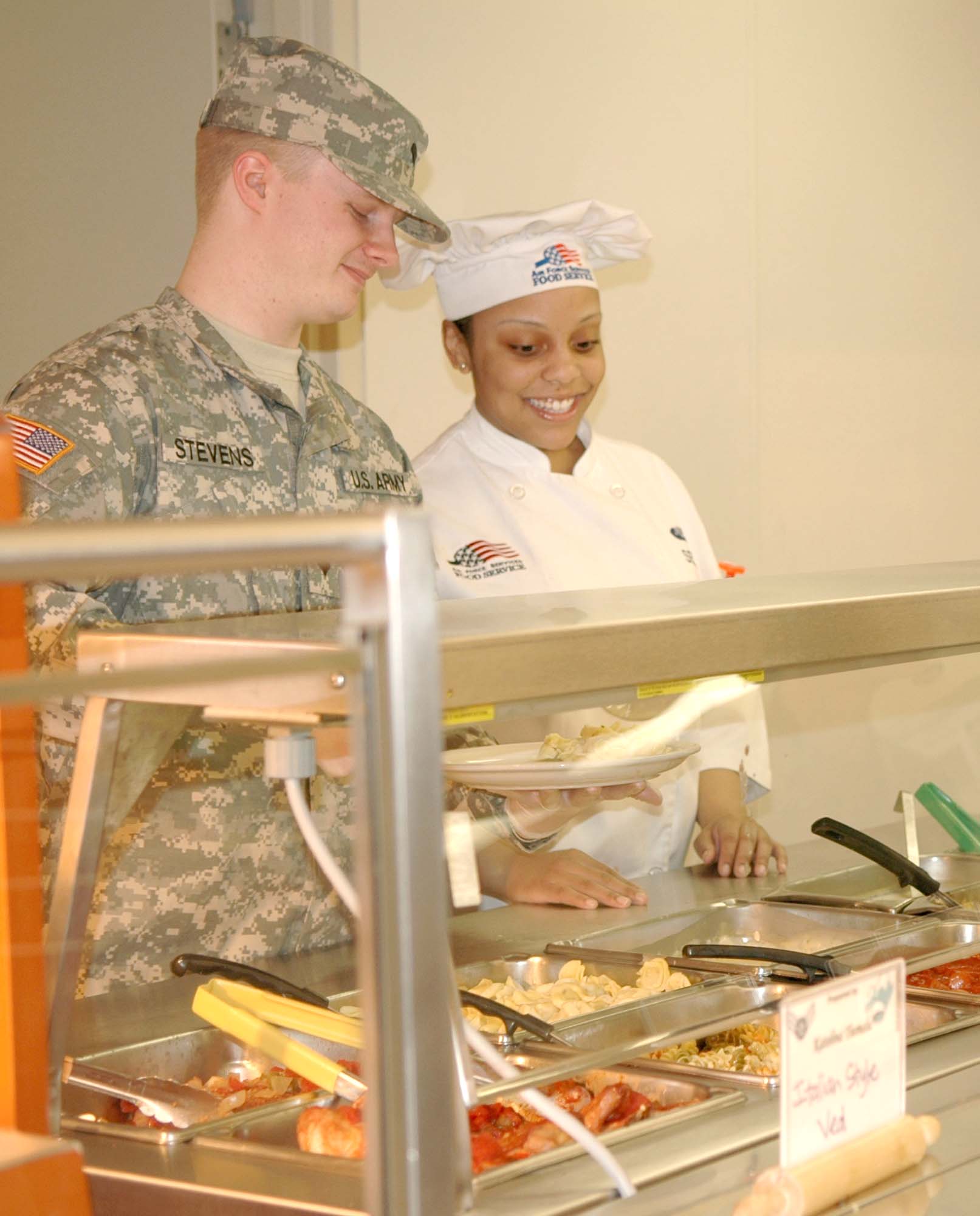 Airmen, Soldier nutrition specialists work, train together at Fairchild ...