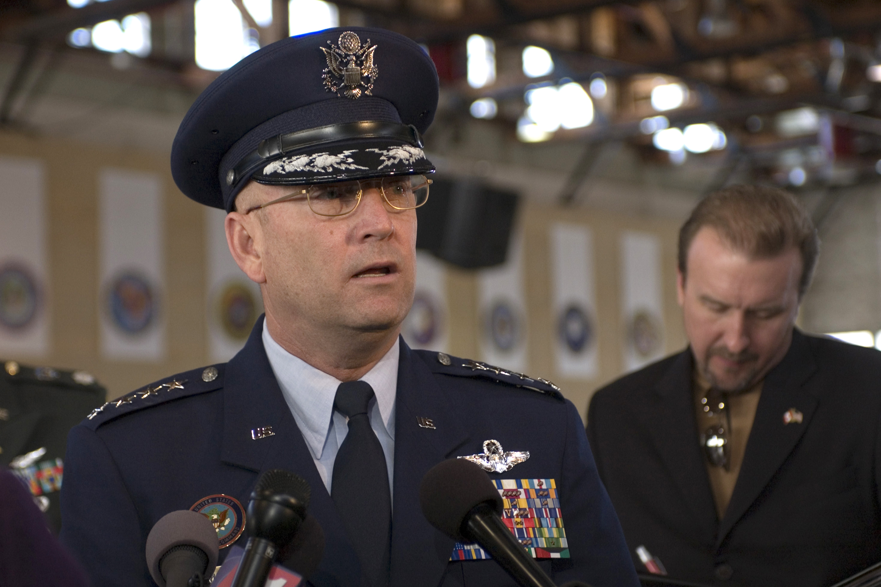 NORAD, USNORTHCOM welcome new commander > Air Force > Article Display