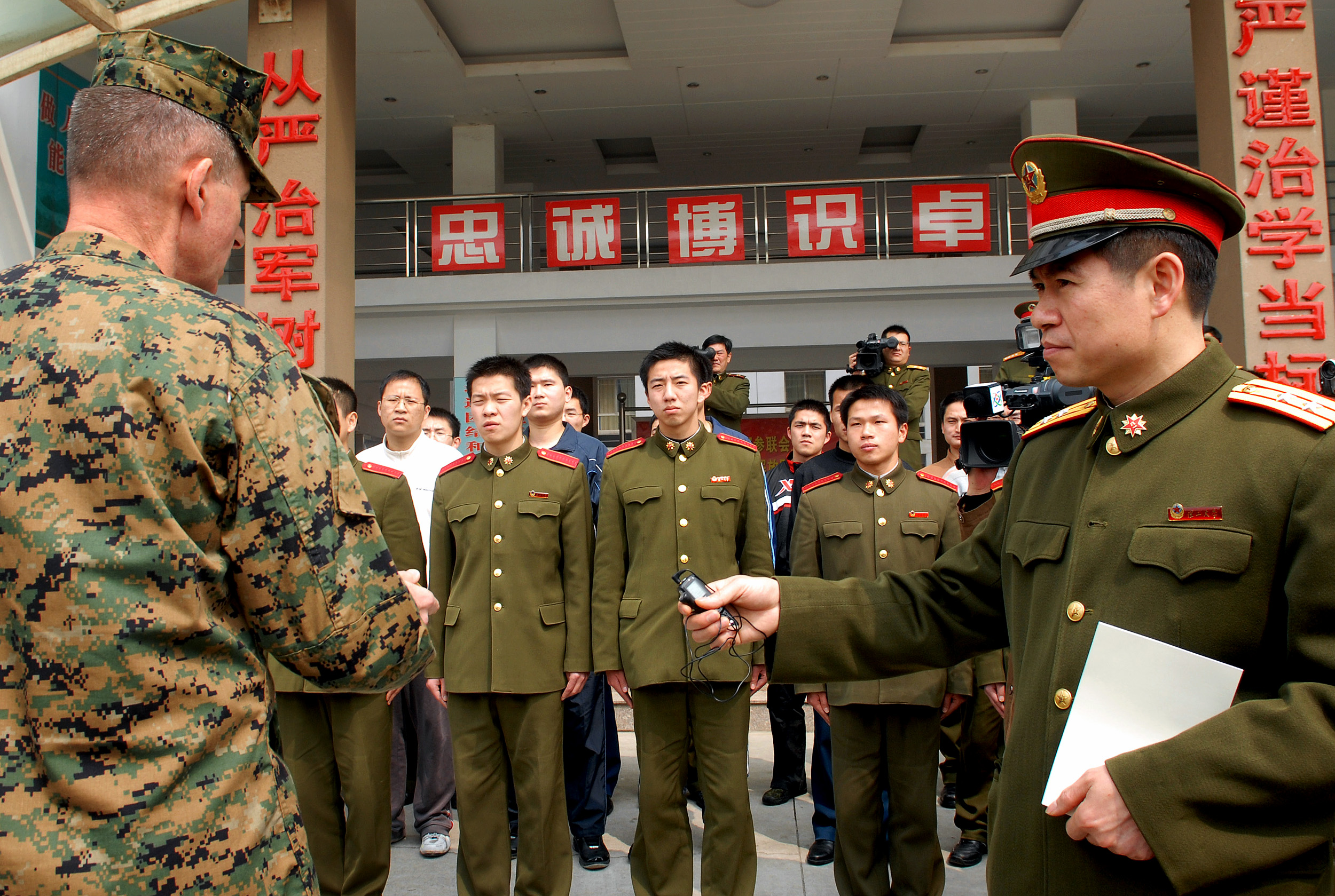 Chairman of the Joint Chiefs of Staff U.S. Marine Gen. Peter Pace talks ...