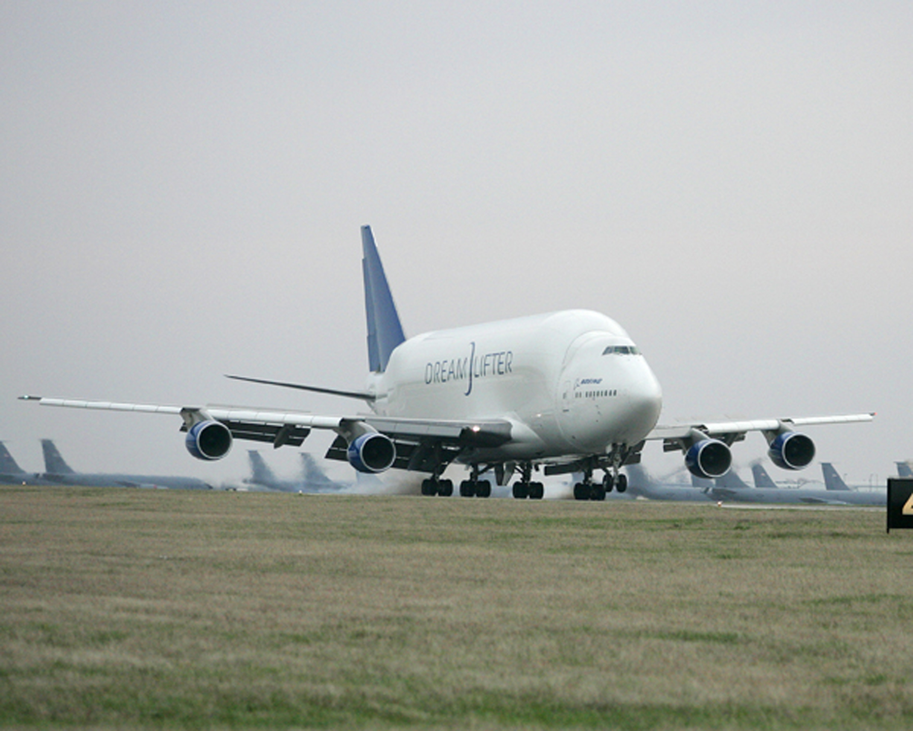 Boeing Dreamlifter lands at McConnell > McConnell Air Force Base > News
