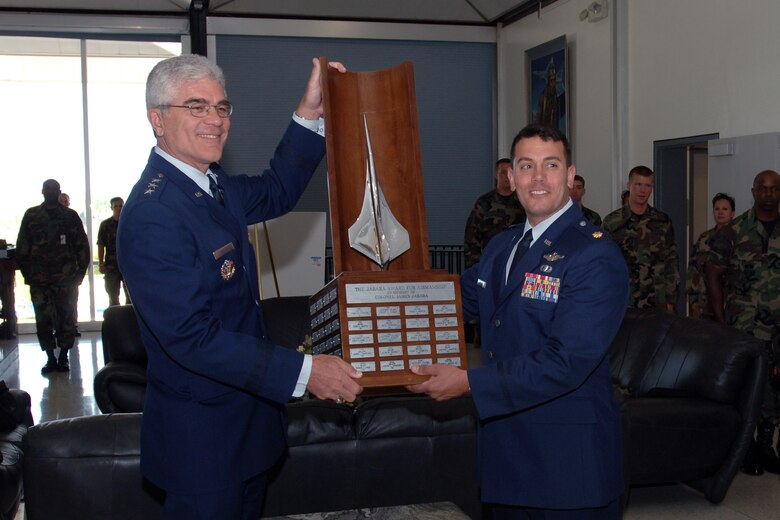 Special ops pilot chosen for academy airmanship award > U.S. Air Force ...