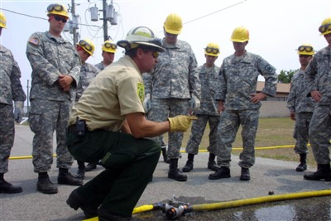 Florida Division of Forestry Fire Training Officer Chris Worrell ...