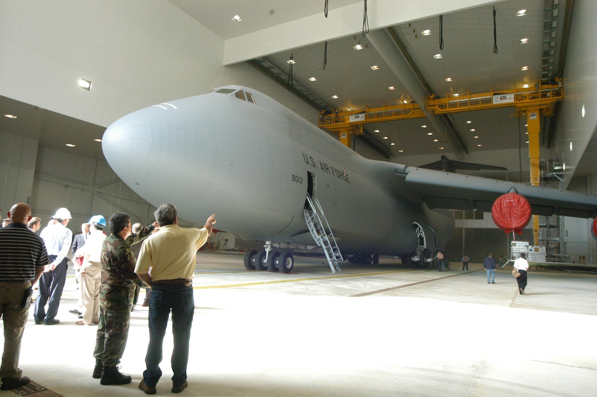 New hangar optimizes aircraft painters' capabilities > Air Force ...