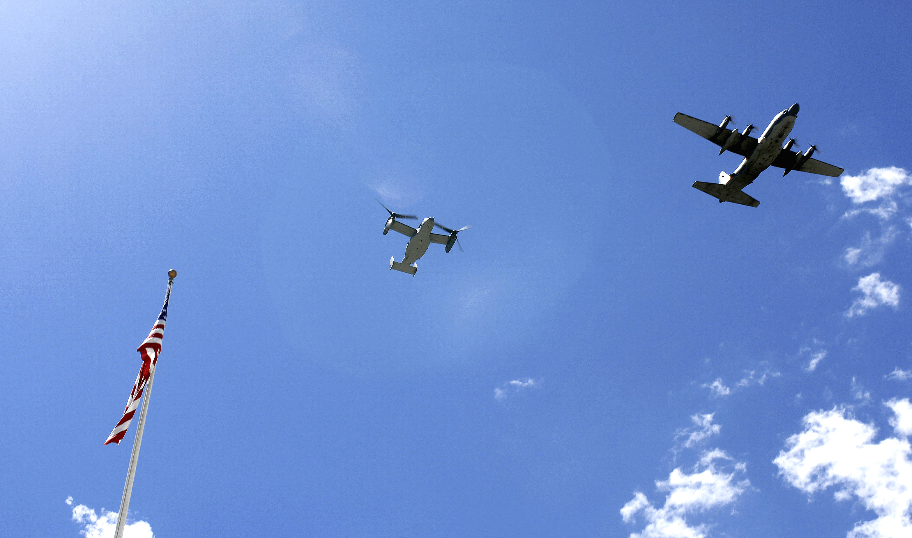 Osprey comes for a visit > Air Force > Article Display