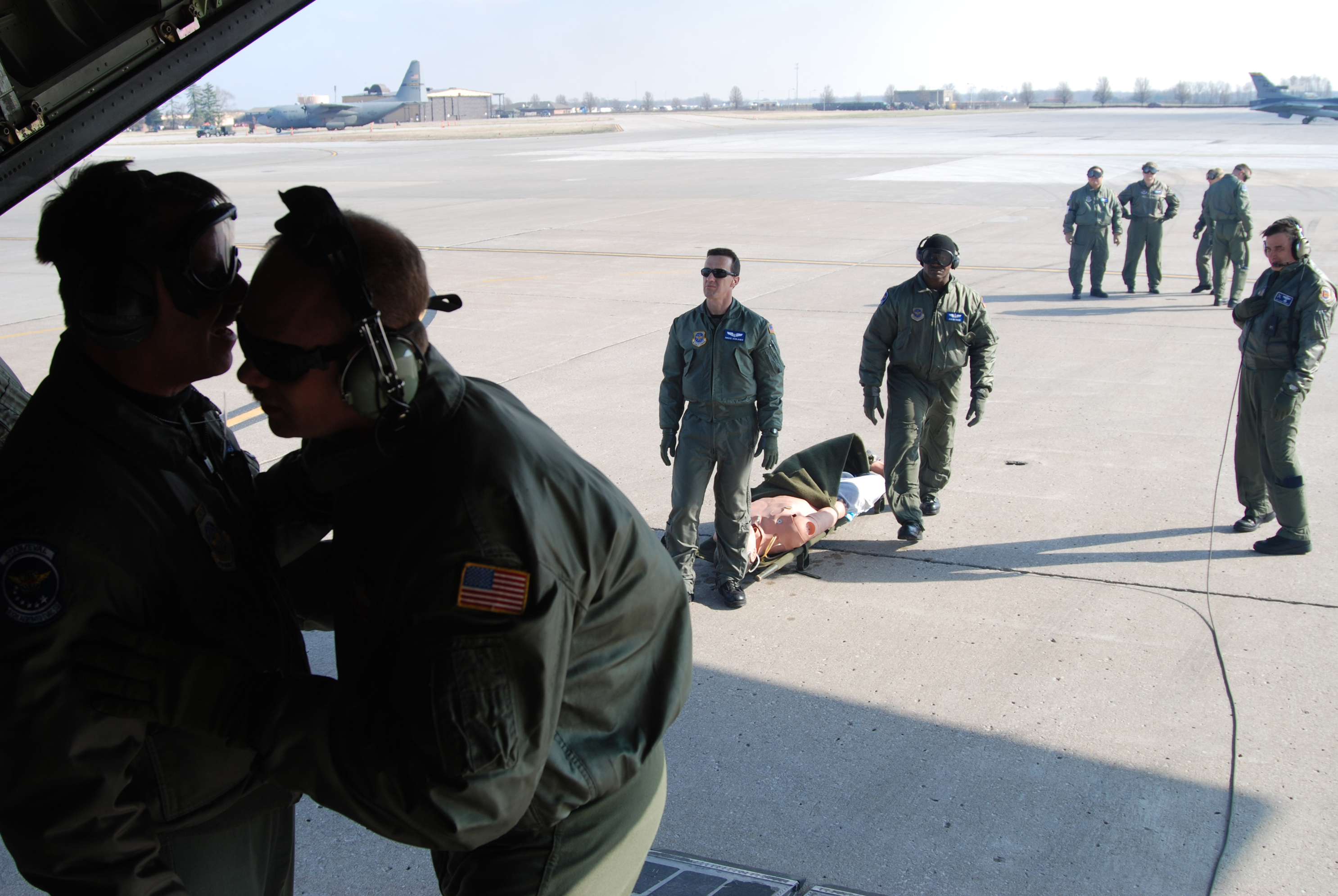 Aeromedical Evacuation Squadron trains first responders > 932nd Airlift ...