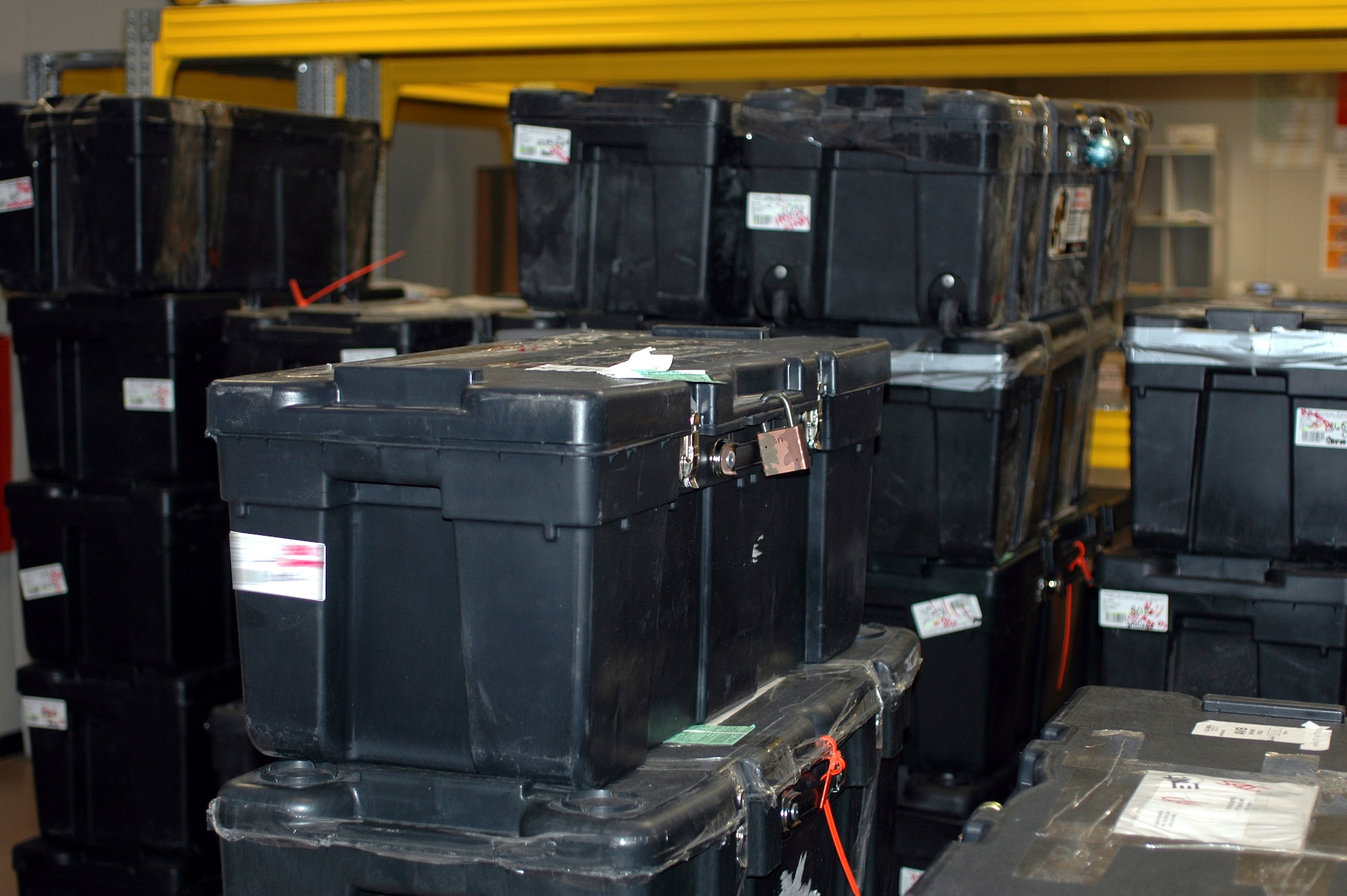 Packages overflow at Aviano post office > Aviano Air Base > Display