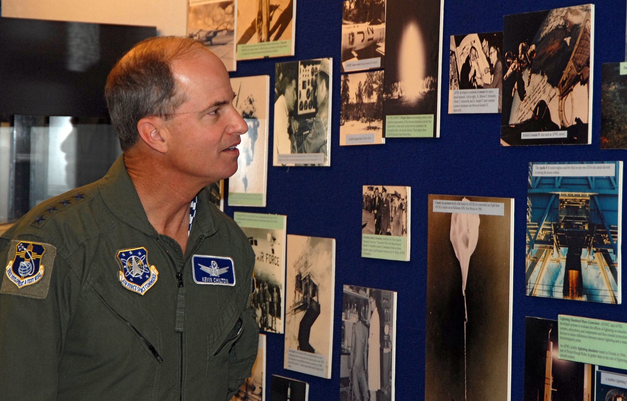 General Chilton visits > Kirtland Air Force Base > Article Display