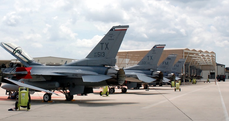 301st Fighter Wing backs Texas-size deployment > Air Force Reserve ...