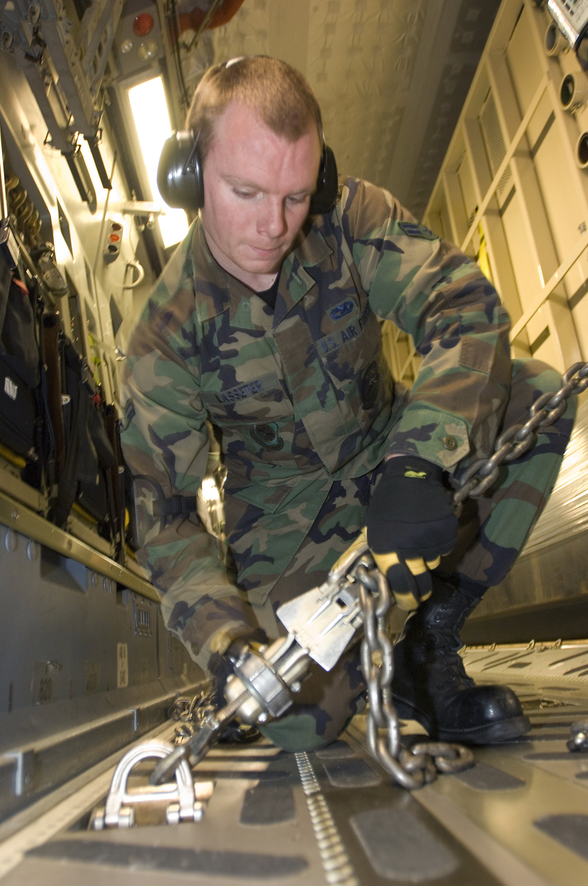 African elephant finds new home courtesy of Air Force > Pacific Air ...