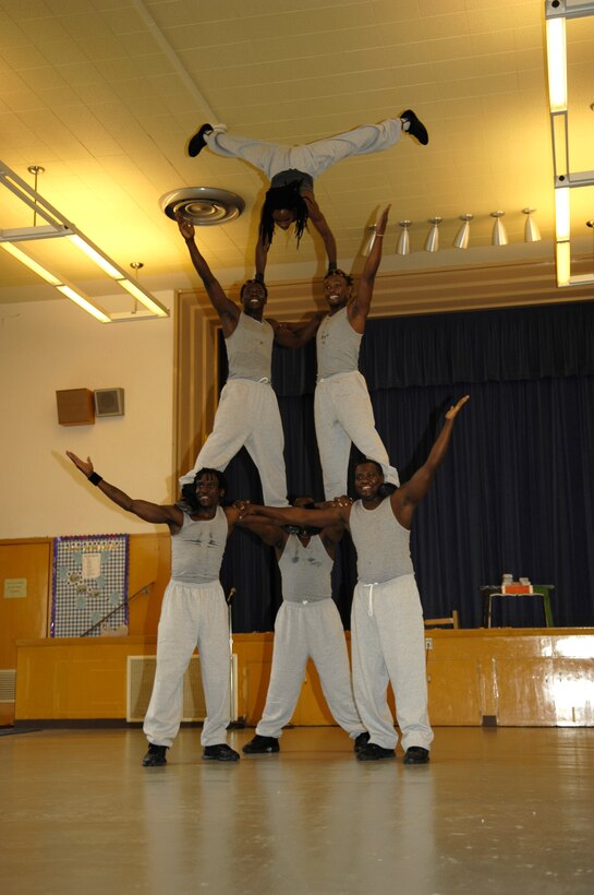 Famous Africa Acrobats