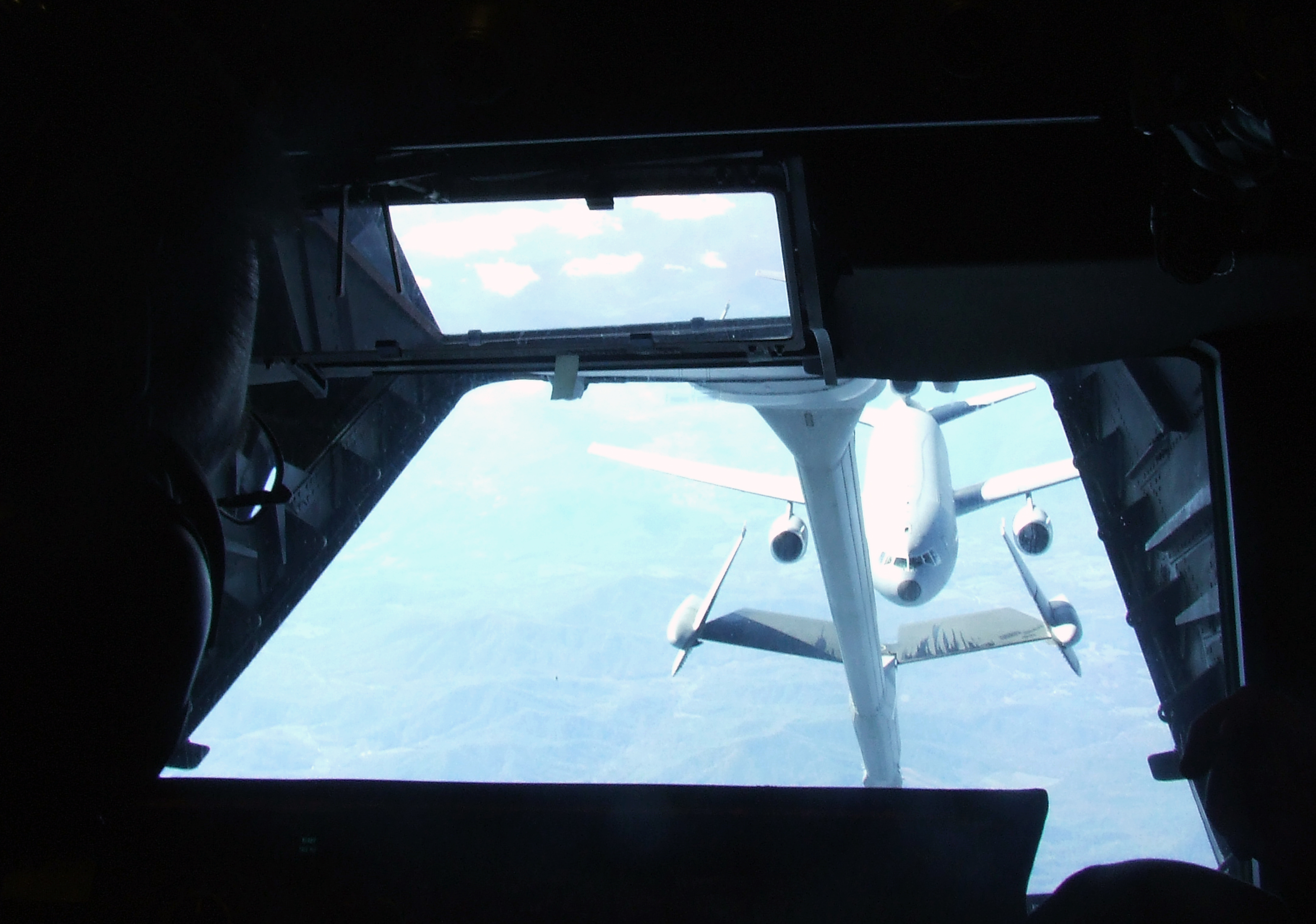 Extending reach: KC-10 refueling in action > Air Mobility Command ...