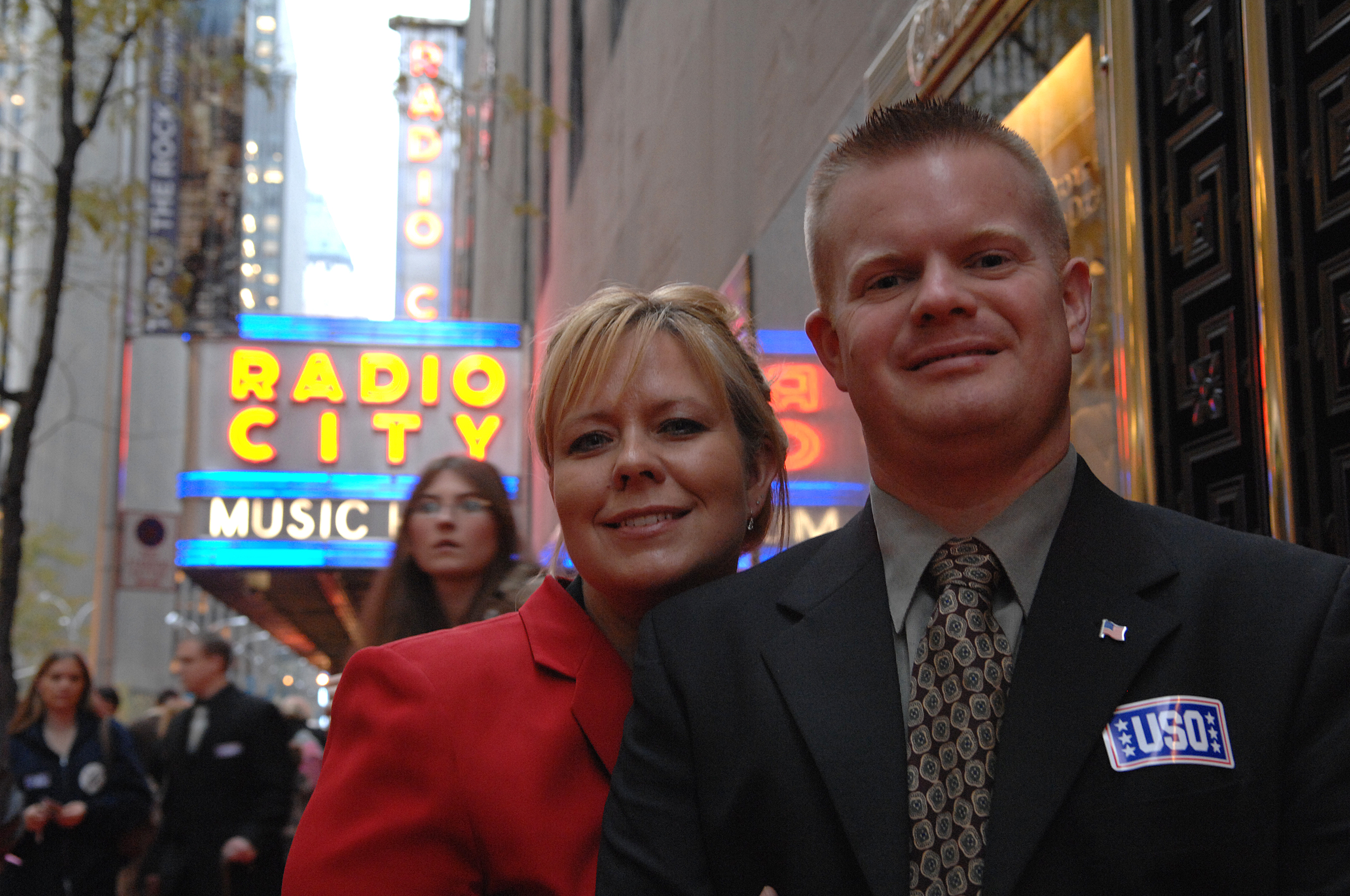 U.S. Air Force Capt. Scott Perkins, a C-5 pilot, and his wife Shelly ...