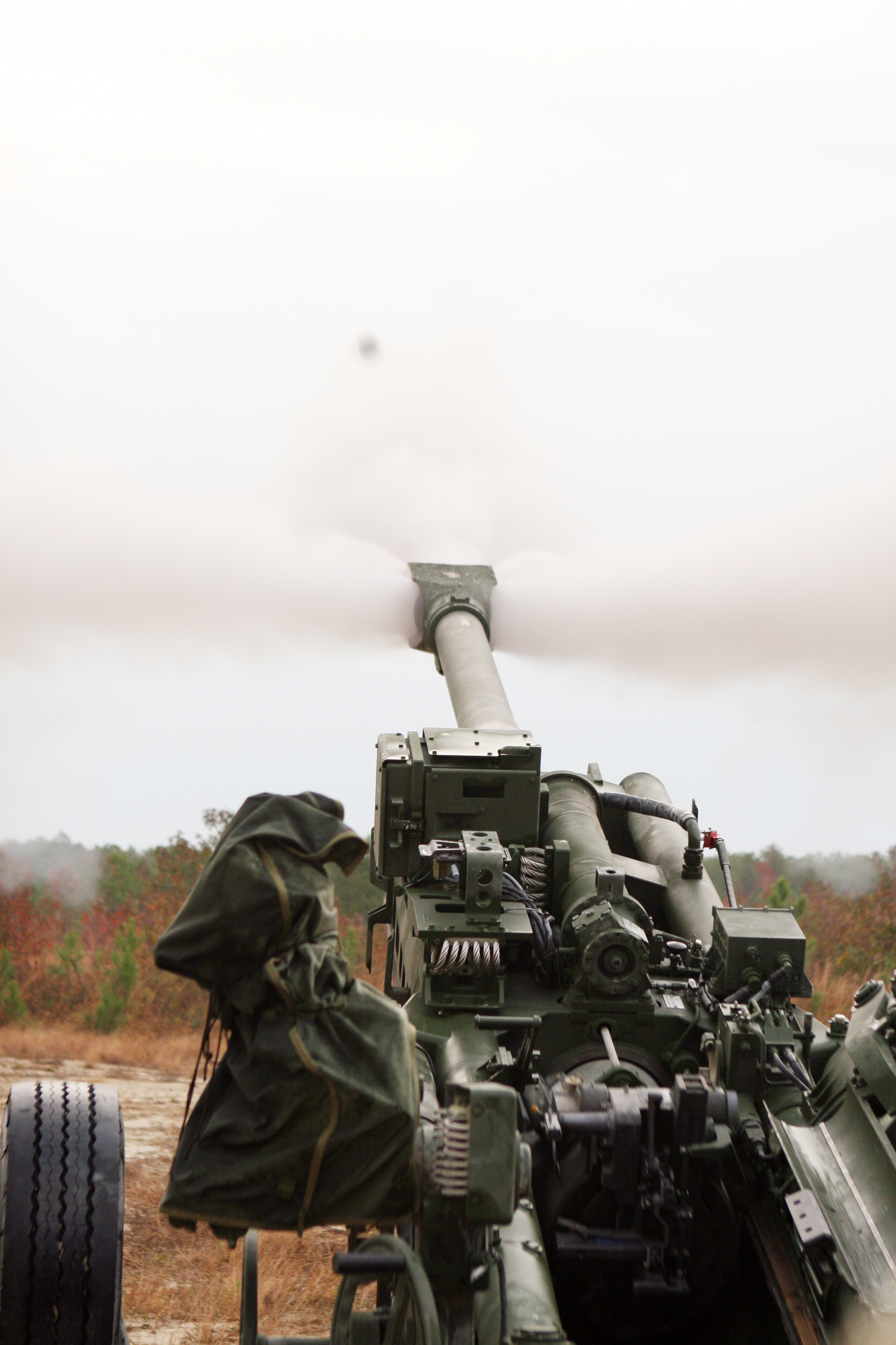 2nd Battalion, 10th Marines fire new howitzers > 2nd Marine Division ...