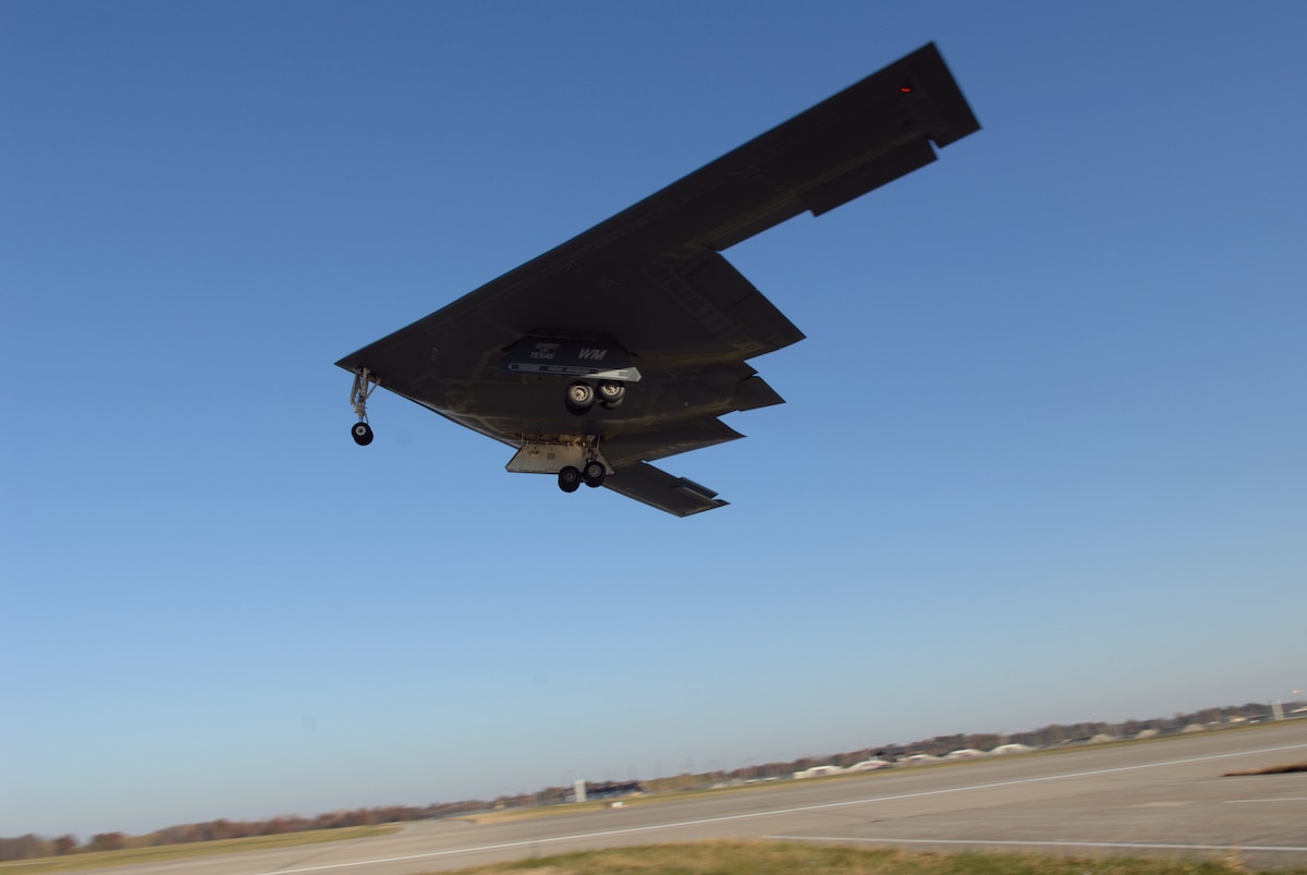 509th BW commander takes first B-2 flight > Whiteman Air Force Base > News