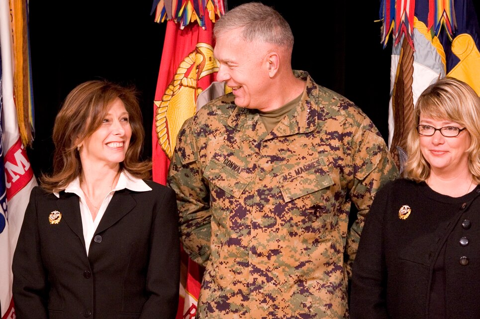 Camp Pendleton-based organization receives service award > Headquarters ...