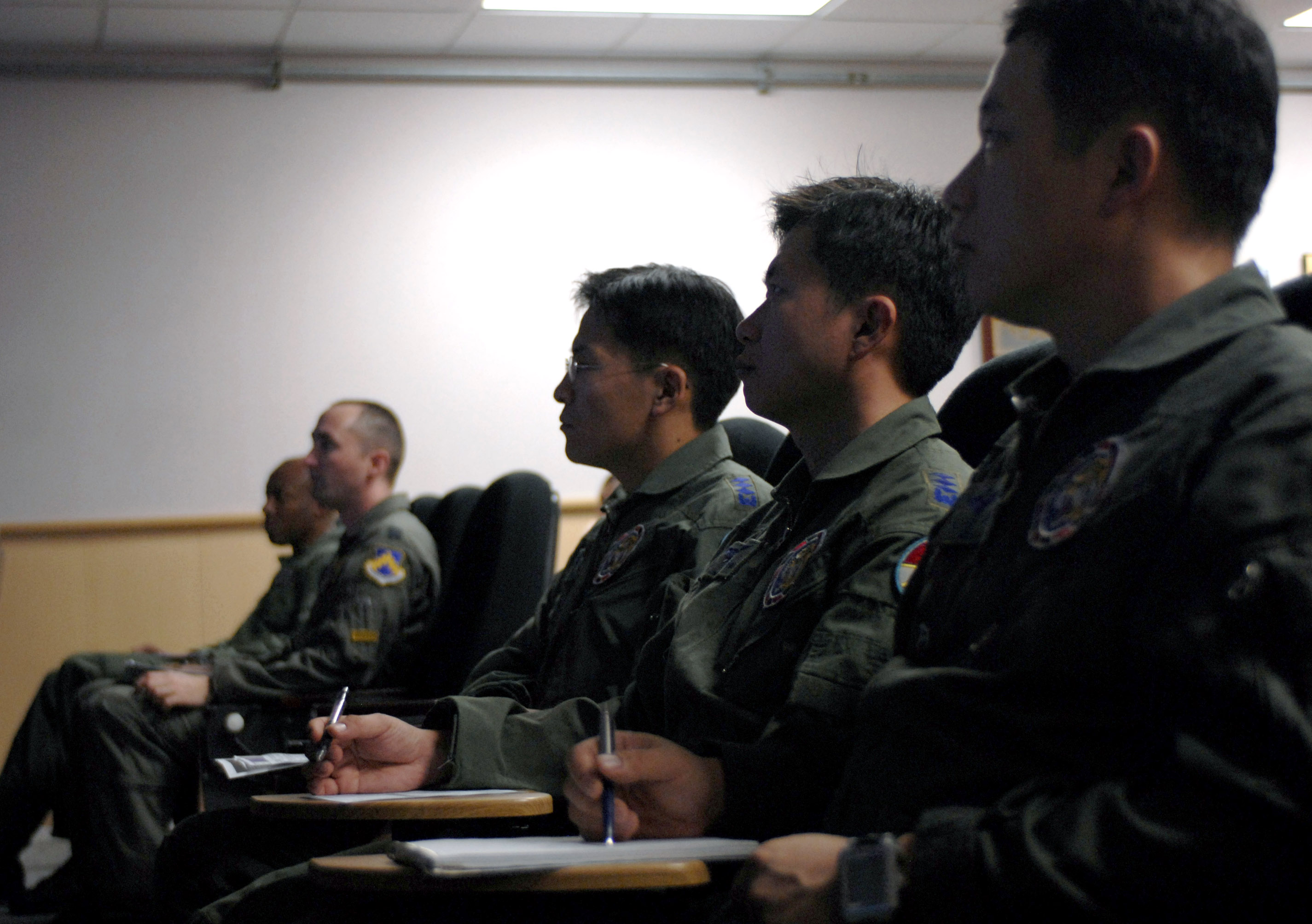 8th FW commander, ROKAF fly in training mission > Air Force > Article ...