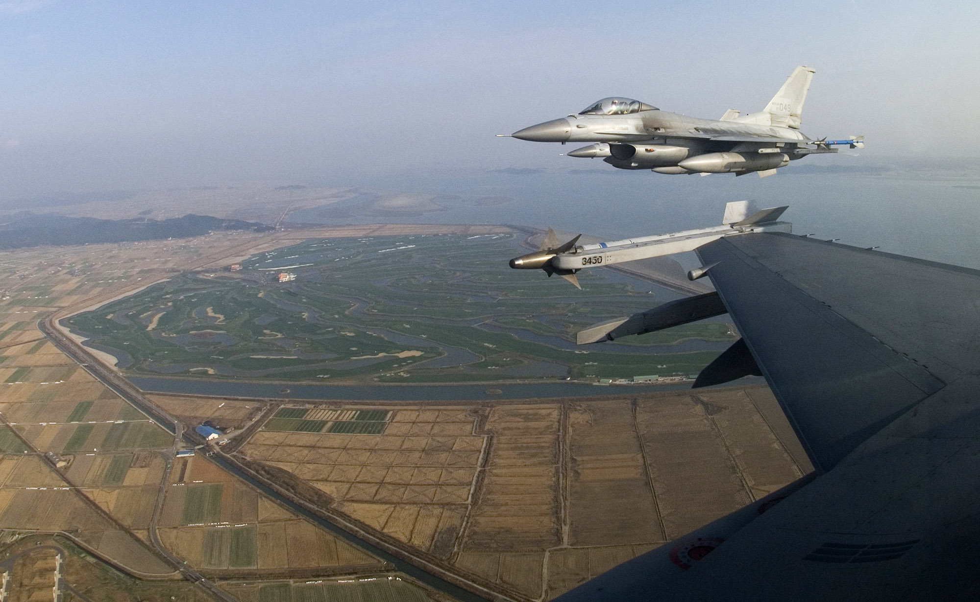 8th FW commander, ROKAF fly in training mission