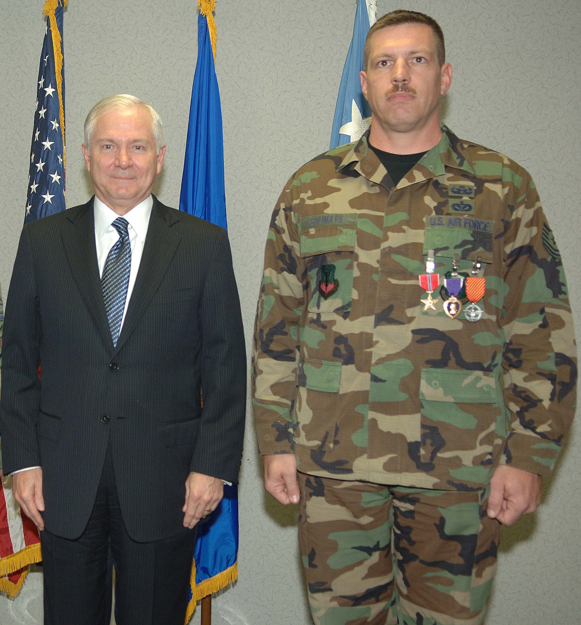 SECDEF revisits past at Whiteman > Whiteman Air Force Base > Article ...