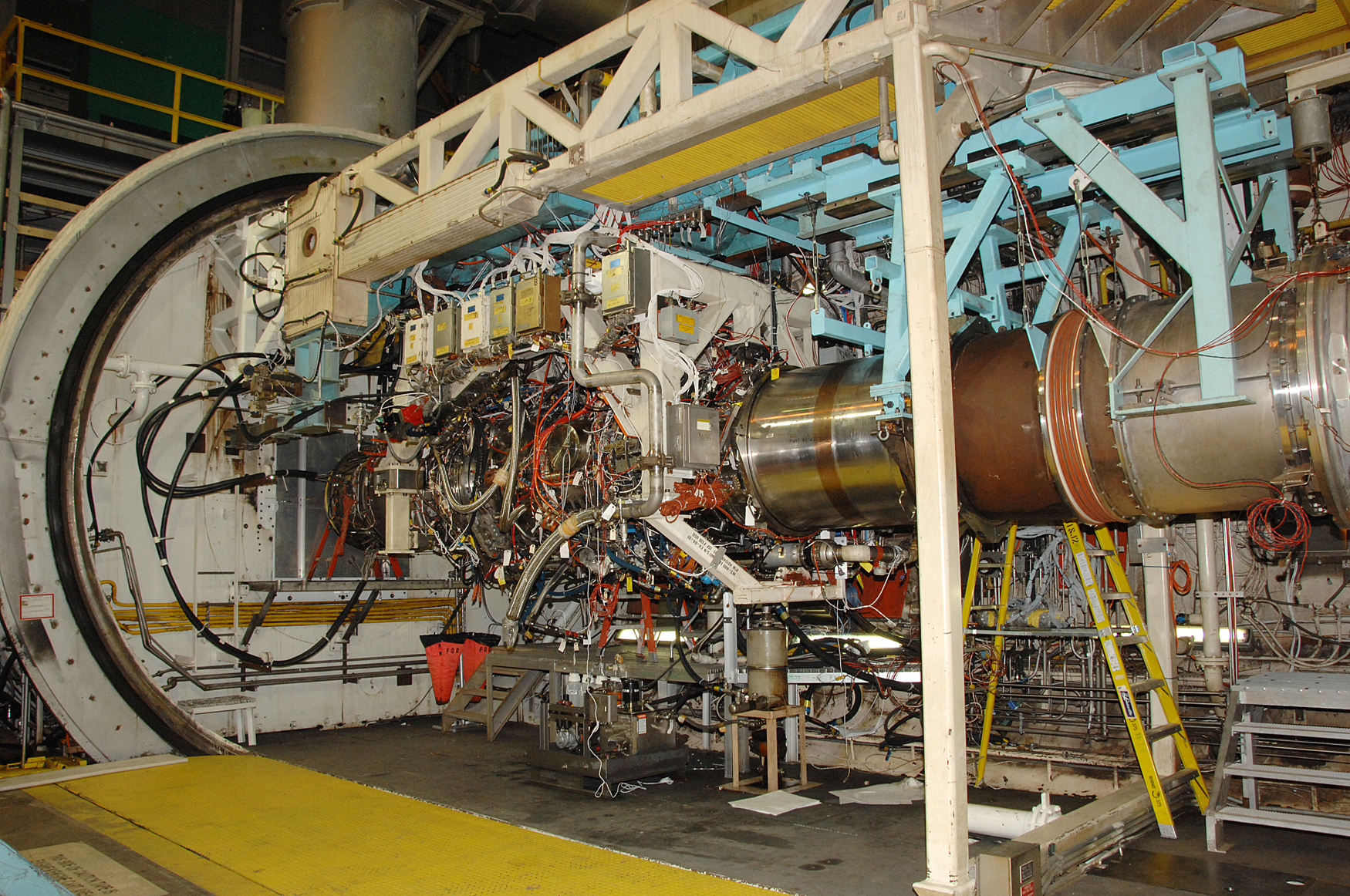 Arnold workers put alternate fighter jet engine through paces > Arnold ...