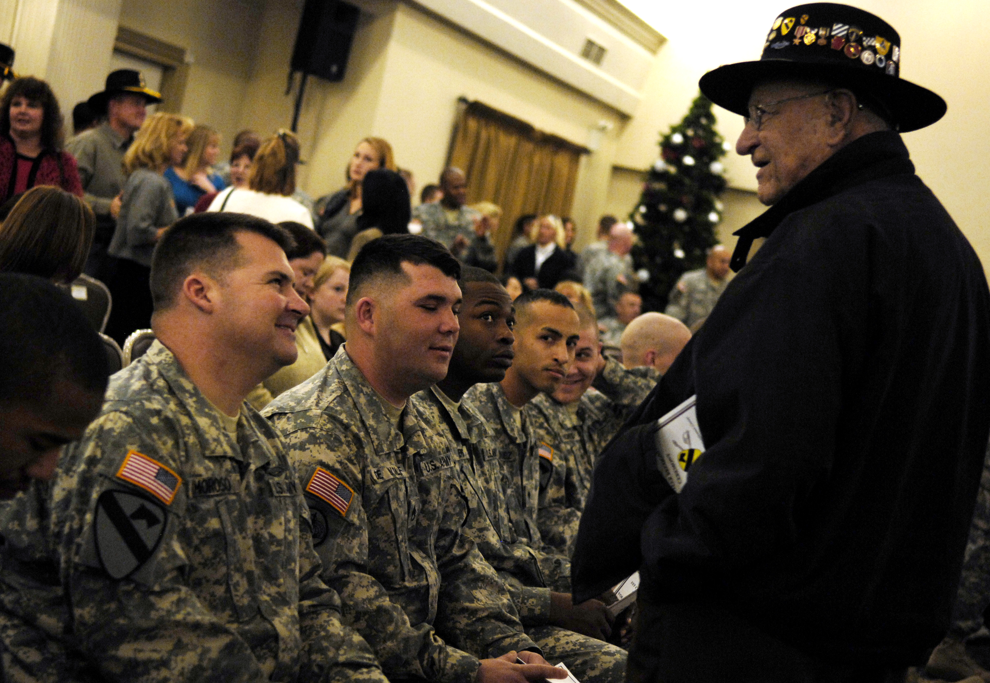 Defense Secretary Robert M. Gates meets with the family members of ...
