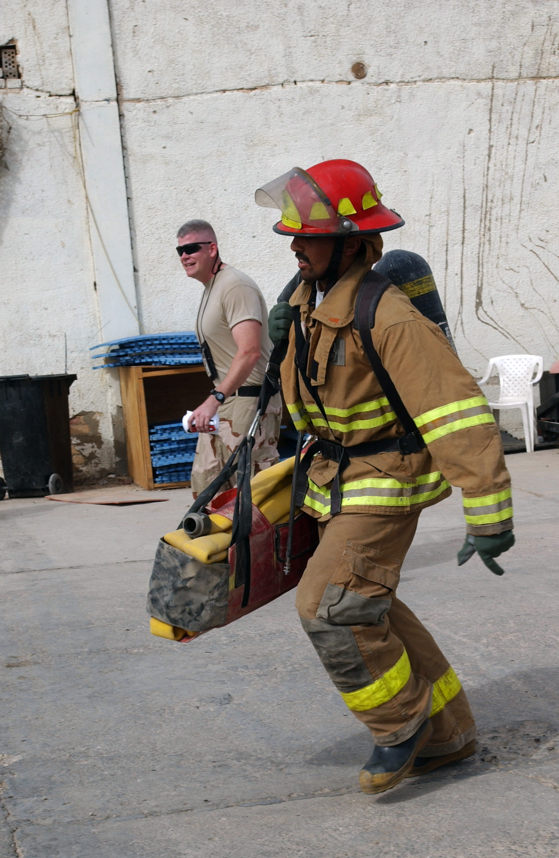 Air Force firefighters teach Iraqis blaze fighting basics > Air Force ...