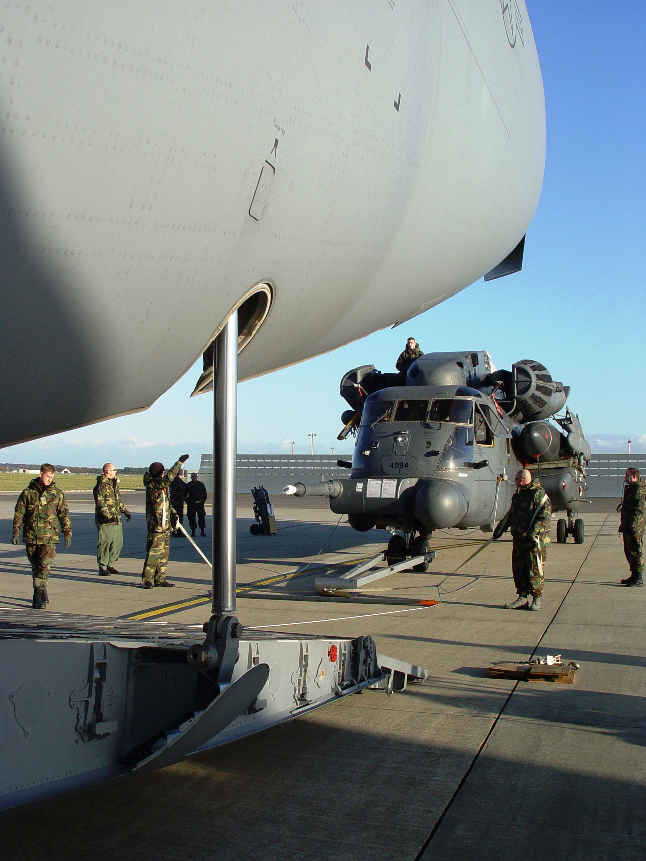 Final MH-53 Pave Low leaves RAF Mildenhall > Air Force Special ...