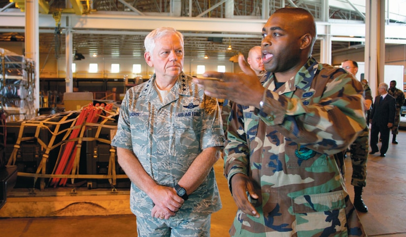 Gen. Lichte visits 89 AW > Joint Base Andrews > Article Display