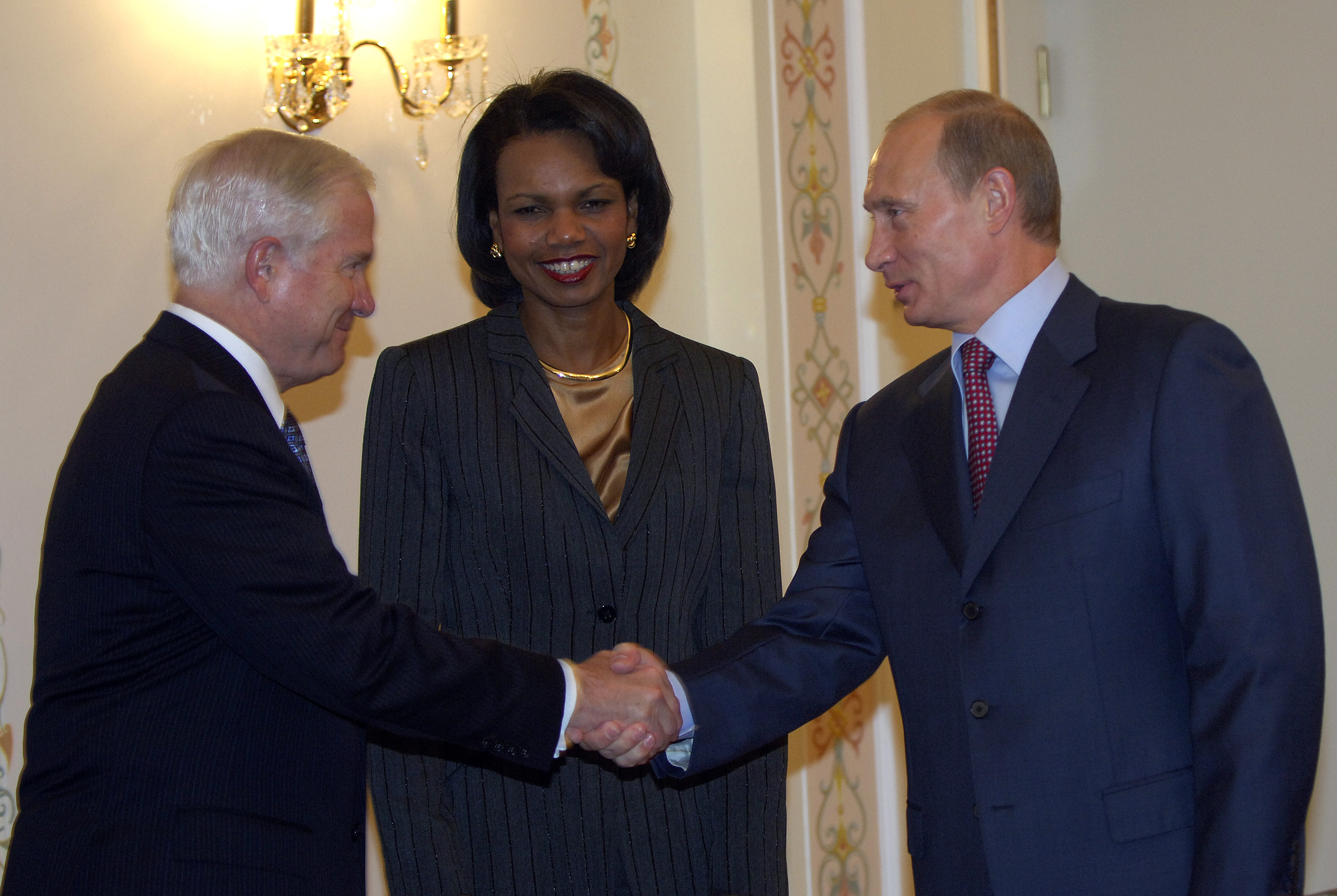 U.S. Defense Secretary Robert M. Gates greets Russian President ...