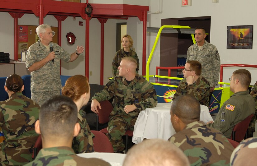 Air mobility commander tours McGuire AFB > Joint Base McGuire-Dix ...