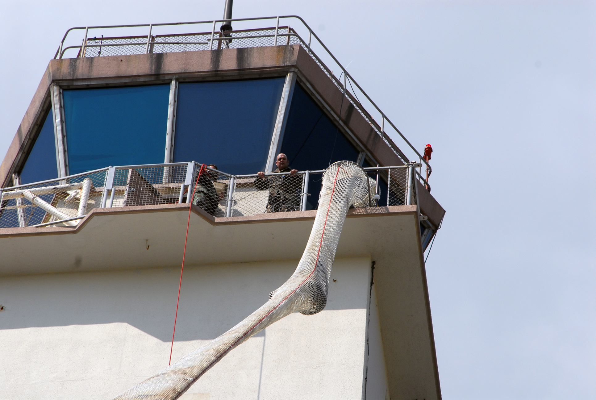 Control tower simulates a fire > Pacific Air Forces > Article Display