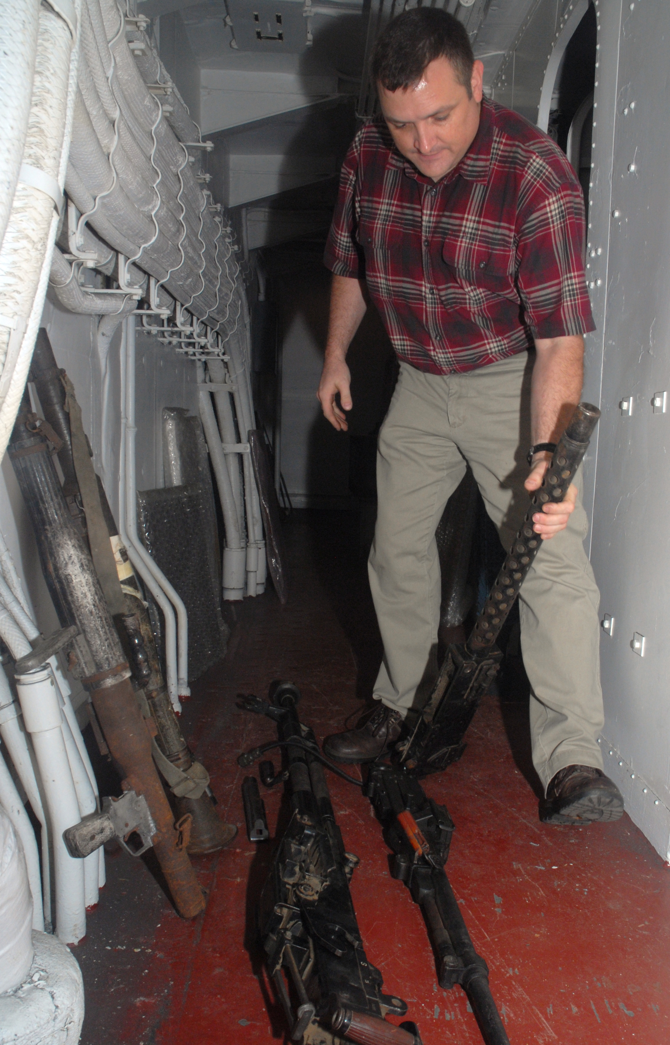 Charleston moves guns to Patriots Point