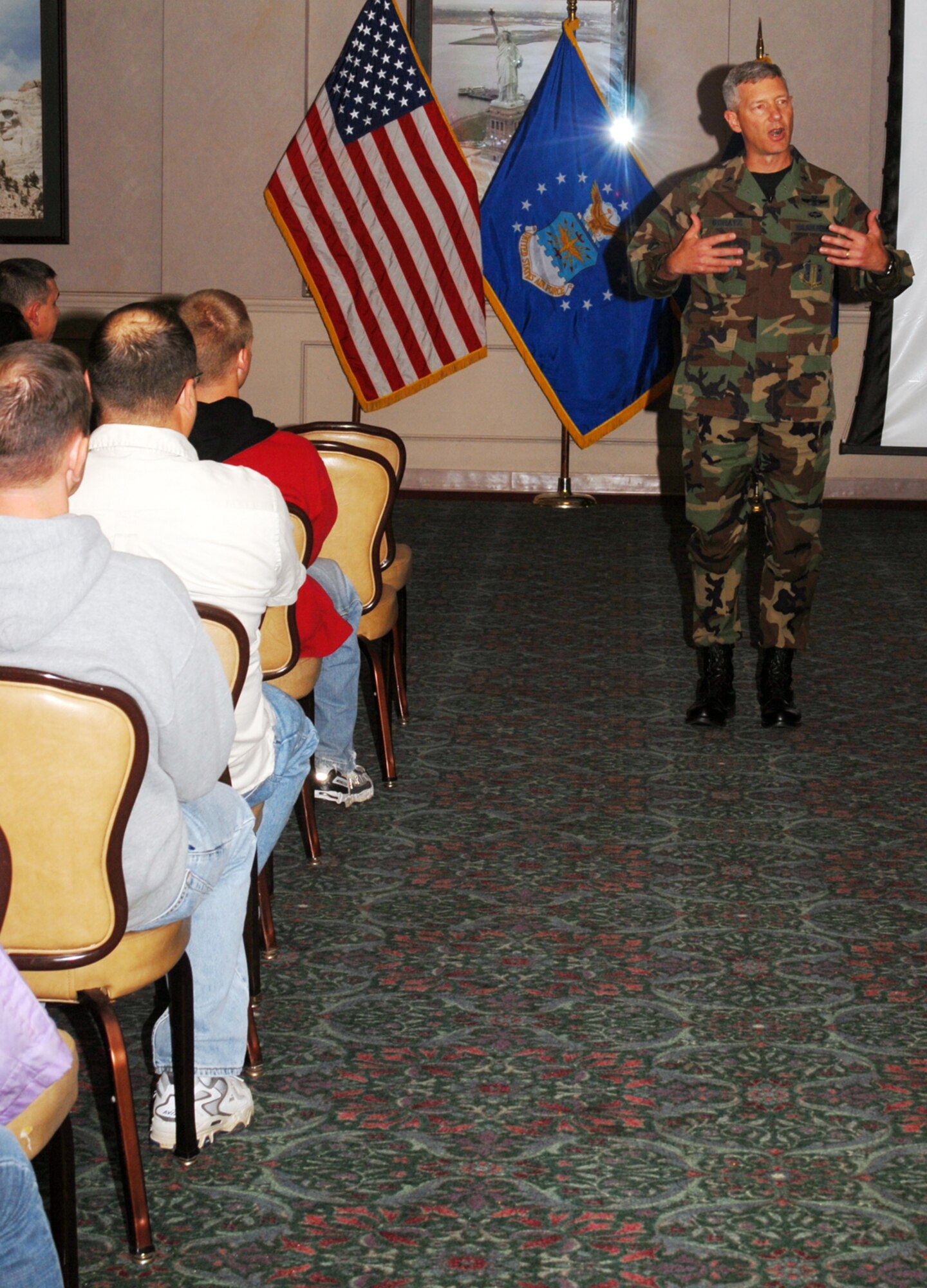 Commander addresses housing privatization issues at town hall meeting ...