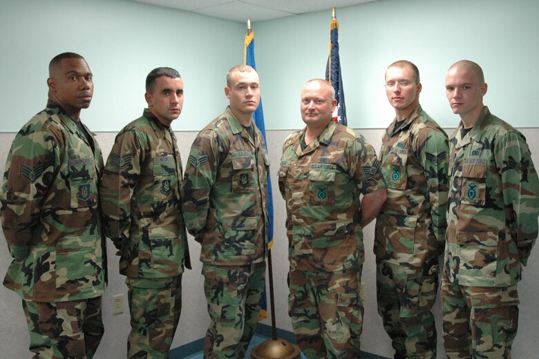 910 Cops return from desert duty > Youngstown Air Reserve Station ...