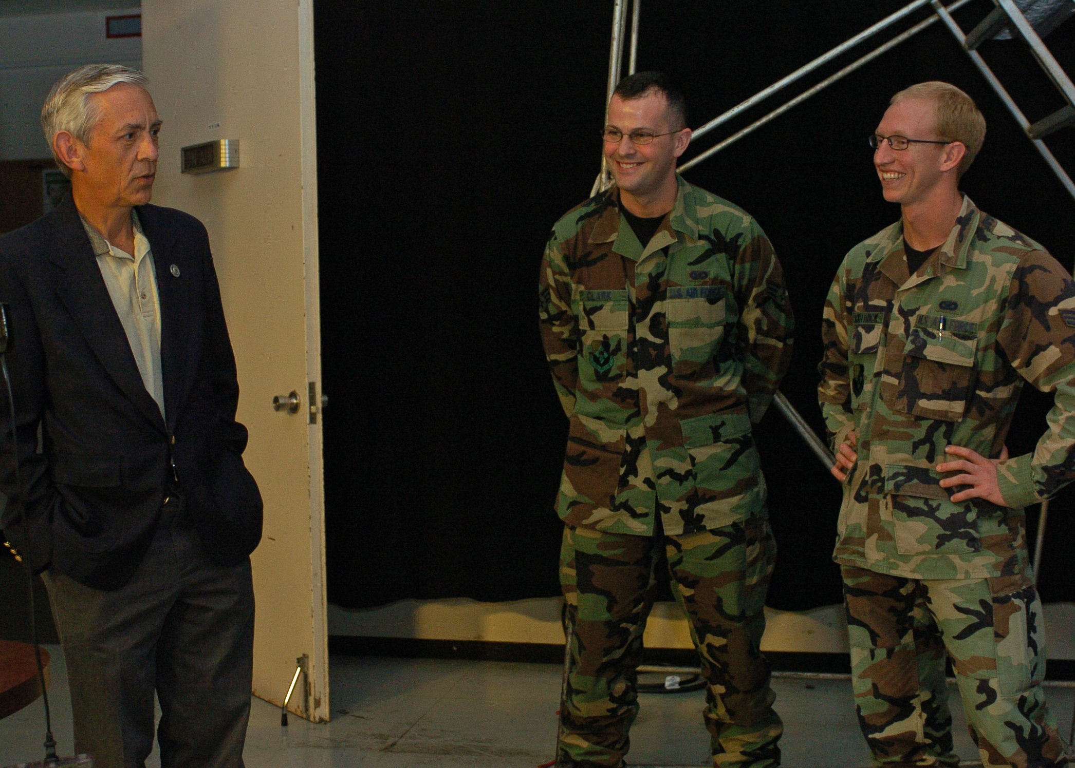 Yokota Airmen discuss manning, mergers with AF leader > Yokota Air Base ...