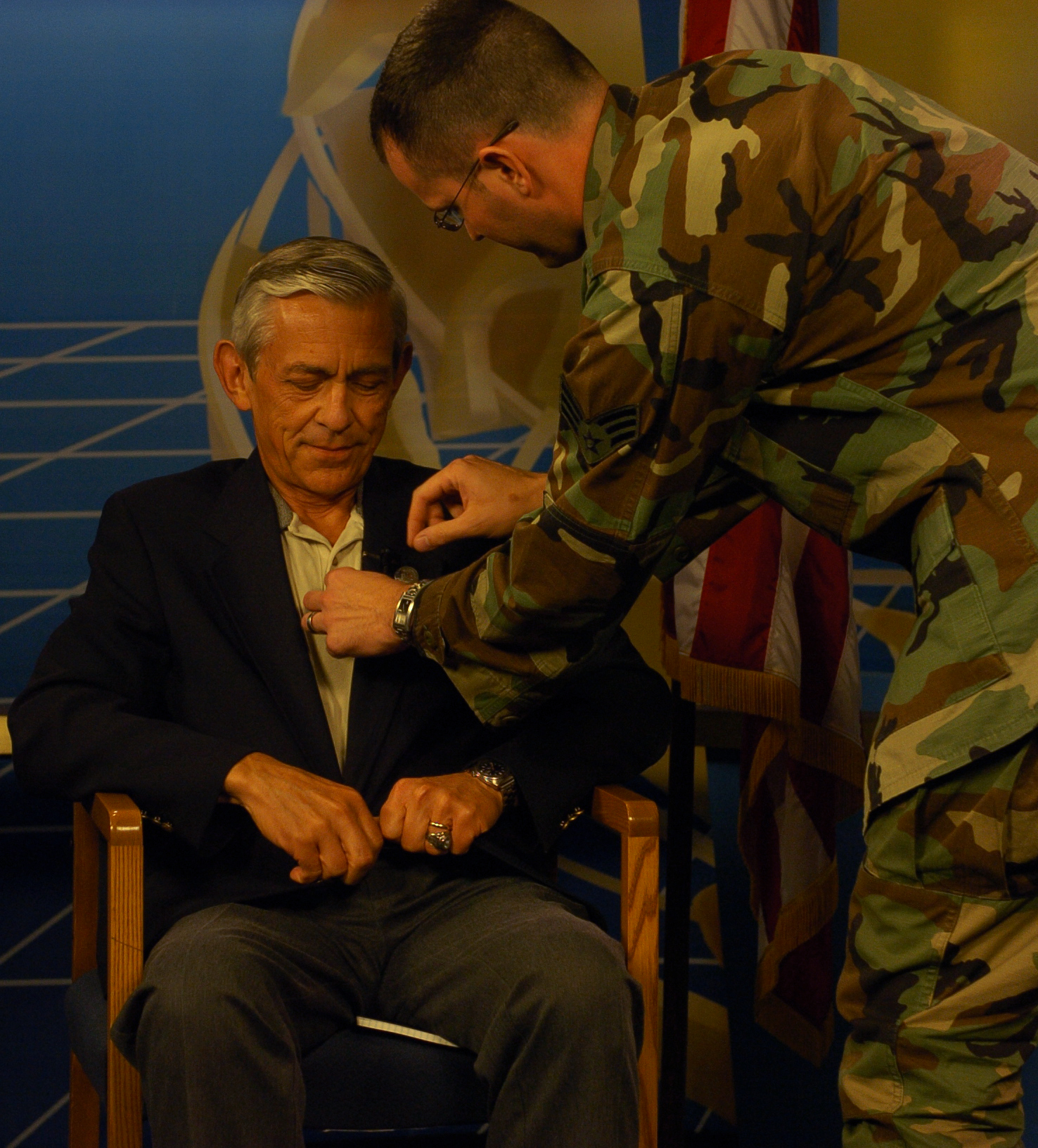 Yokota Airmen discuss manning, mergers with AF leader > Yokota Air Base ...