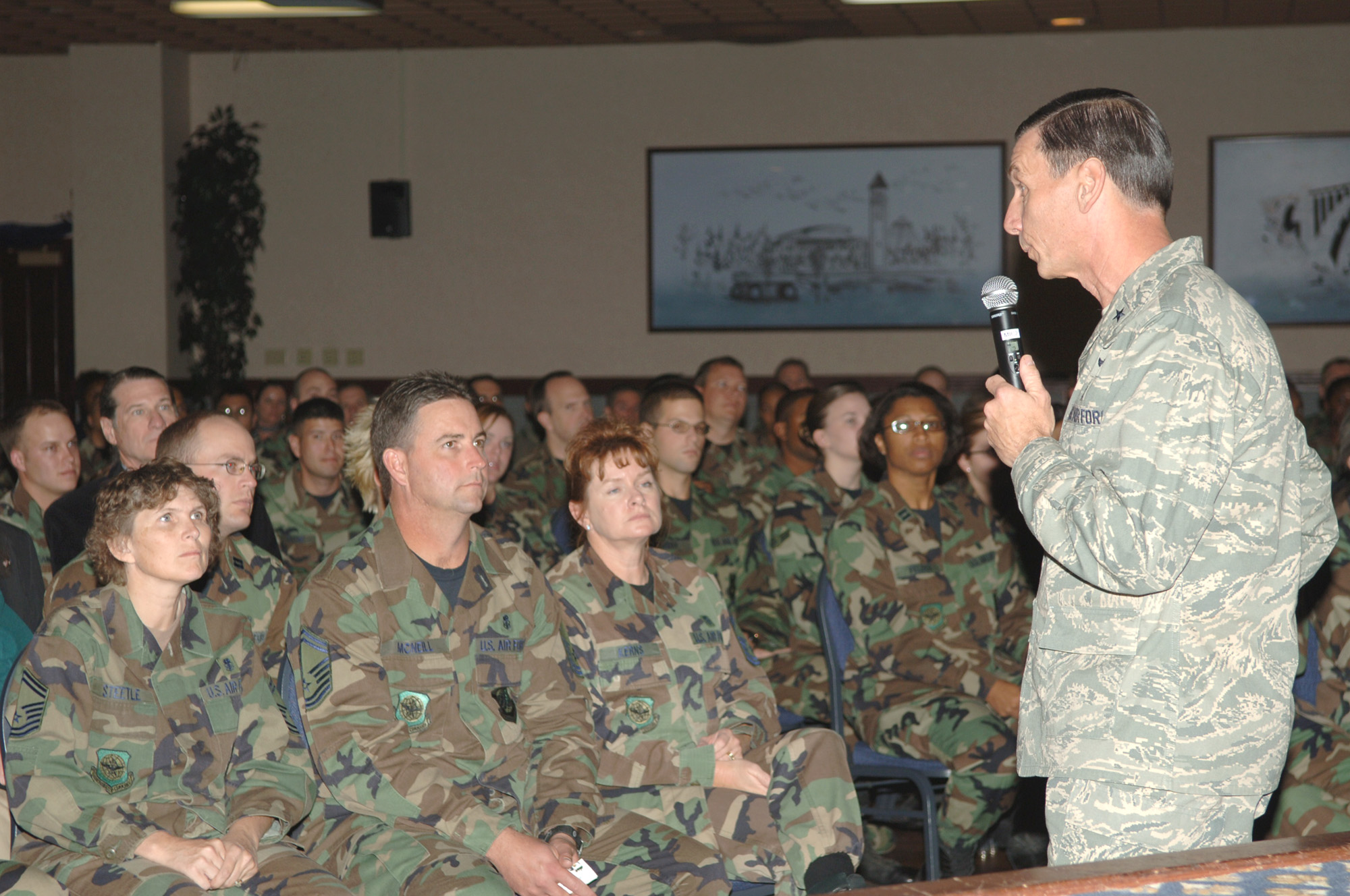 AMC Surgeon General Visits Fairchild > Fairchild Air Force Base ...