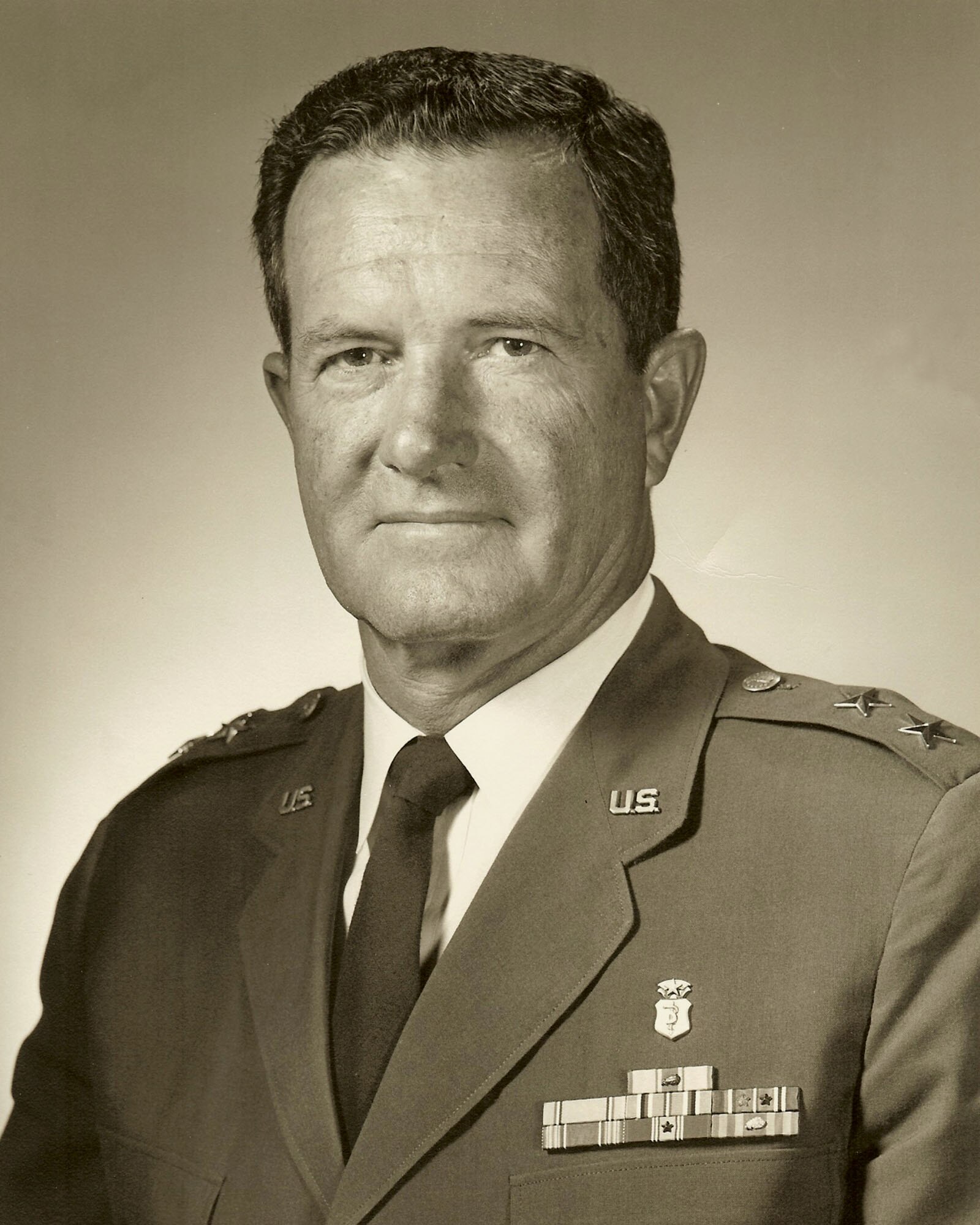 MAJOR GENERAL LEE M. LIGHTNER > Air Force > Biography Display