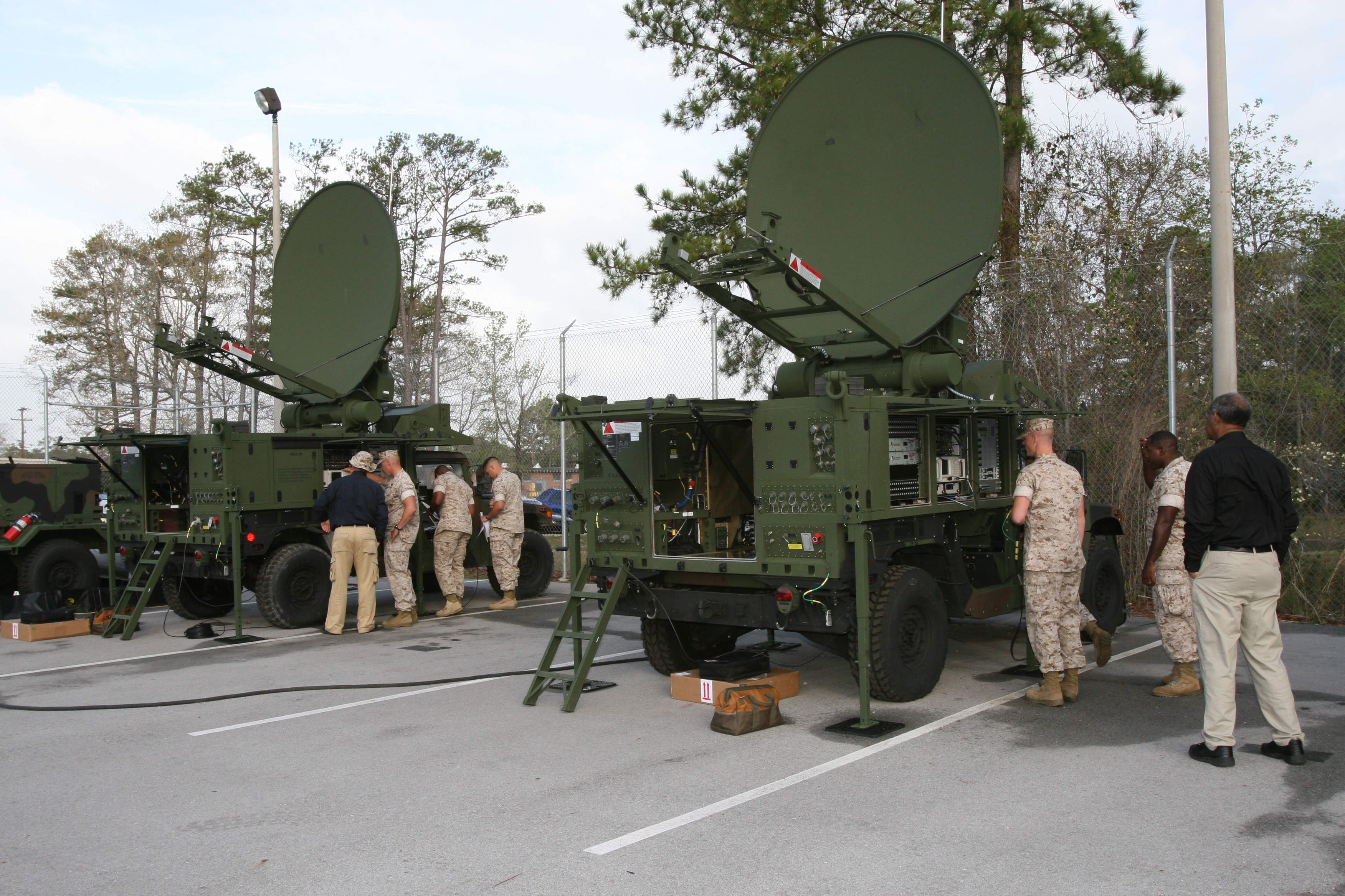 Texas educators view Marine recruit training > Marine Corps Training ...