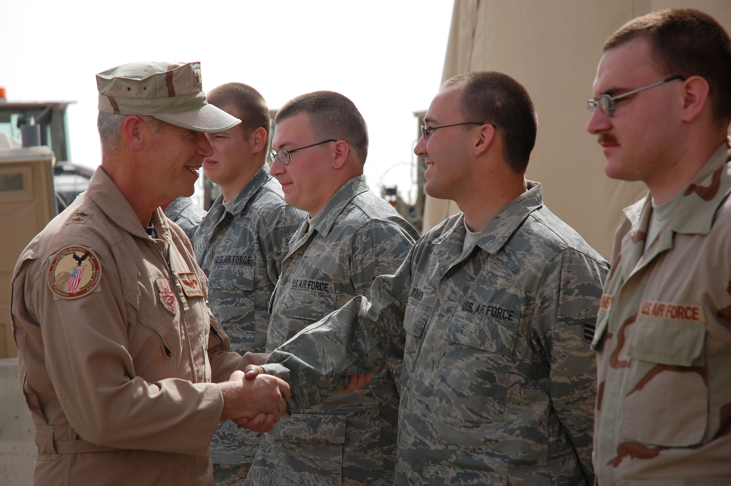 Deputy warfighting general visits deployed Airmen > U.S. Air Forces ...