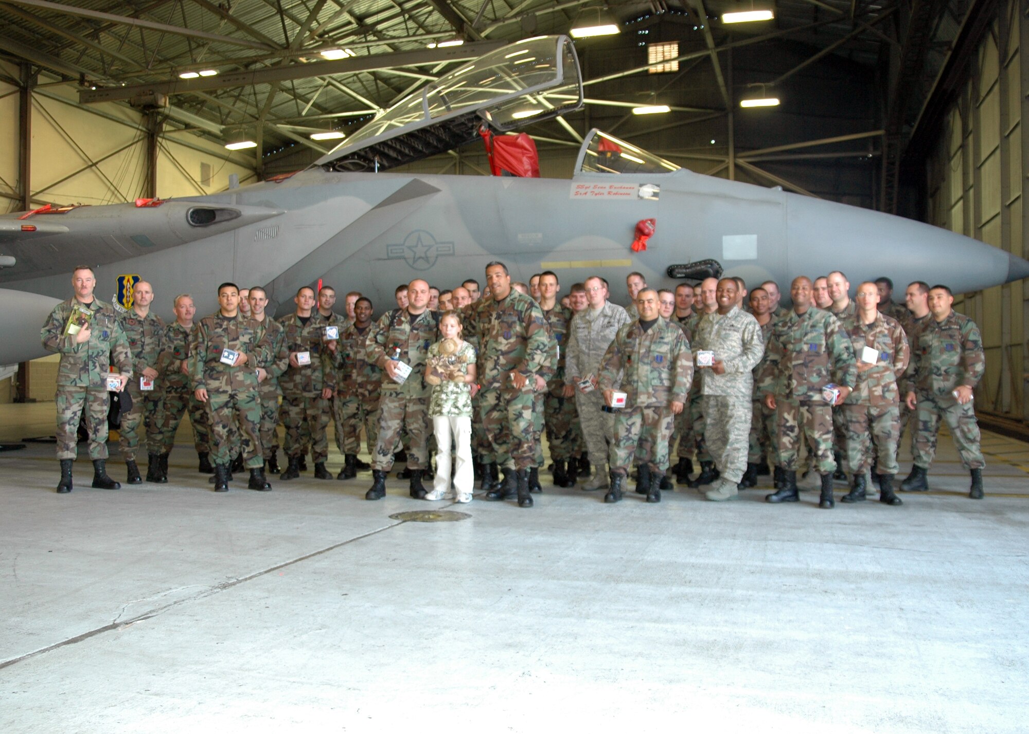 Handing out hugs > 33rd Fighter Wing > Article Display