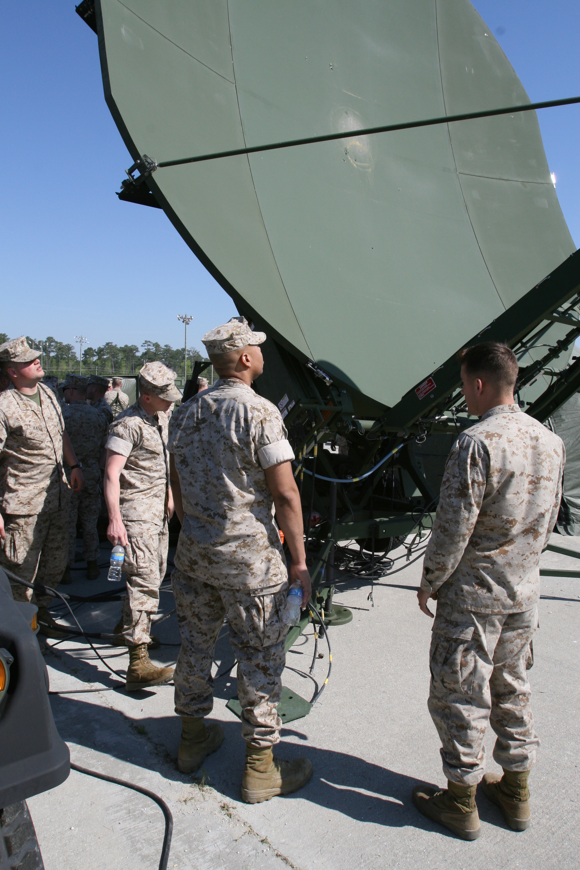 Future leaders visit 8th Comm. Bn. > II Marine Expeditionary Force ...