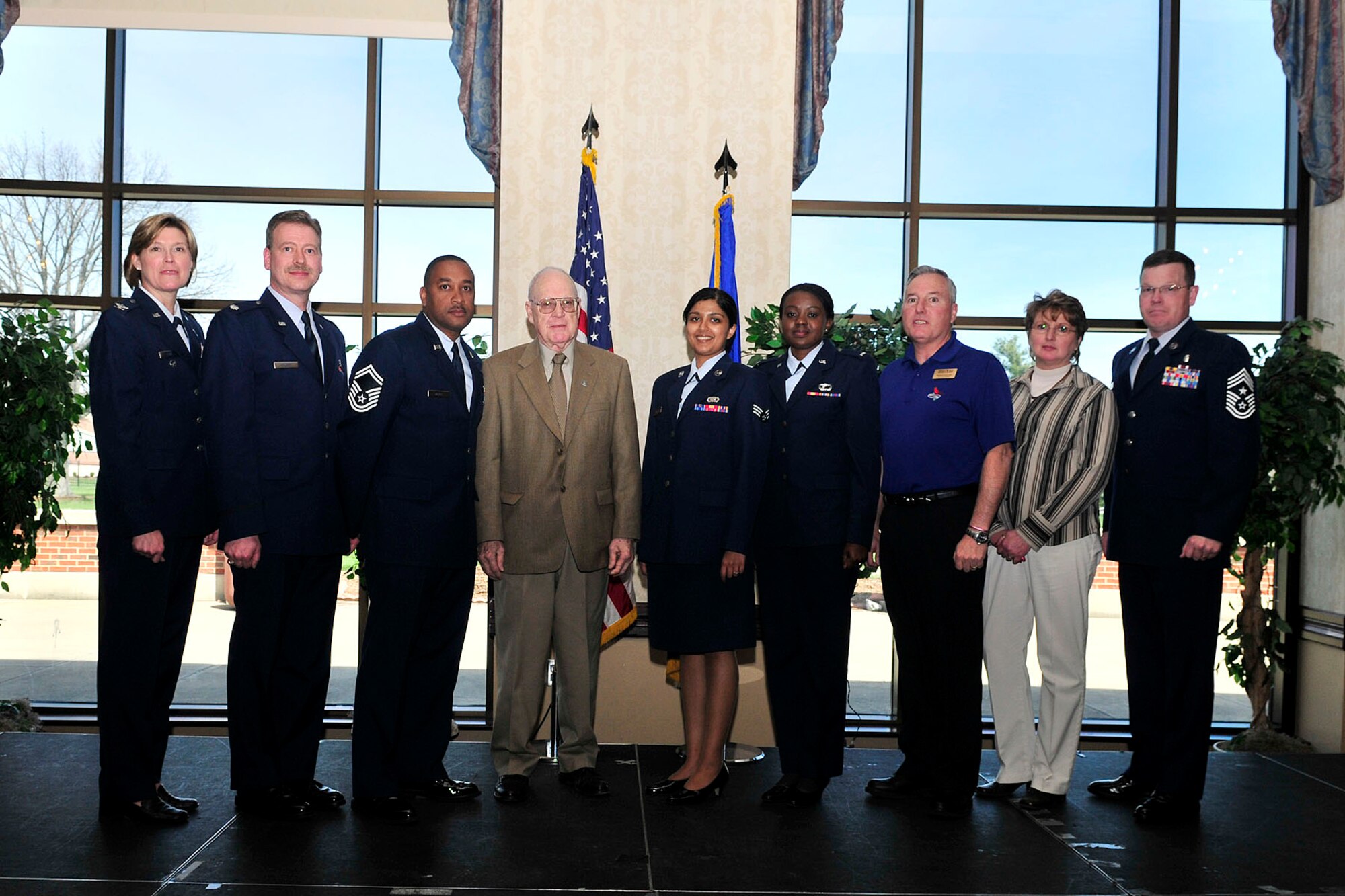 375th Airlift Wing quarterly awards > Scott Air Force Base > Article ...