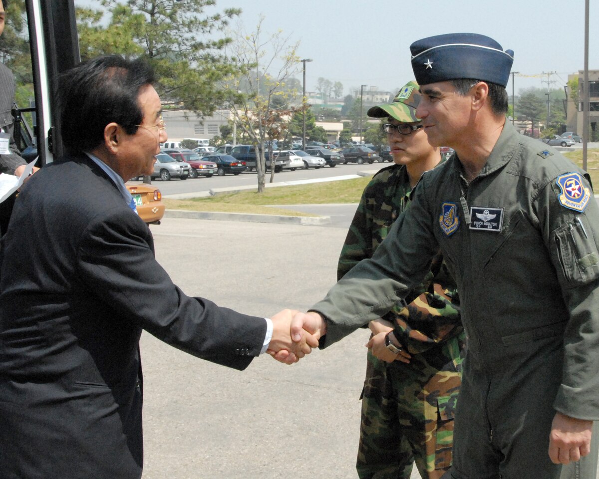 Korean Young Leaders Visit Seventh Air Force > Seventh Air Force ...