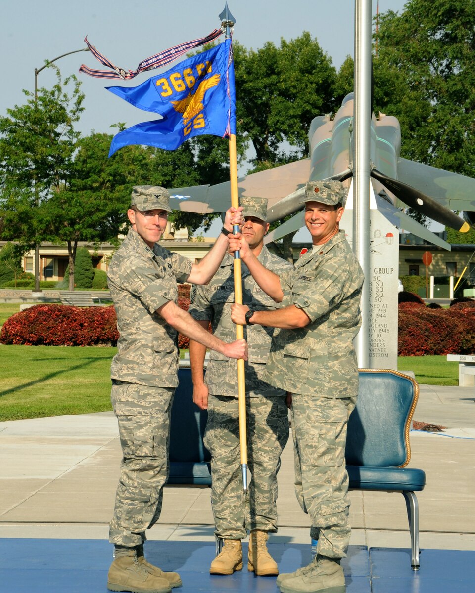 366th CS changes command > Mountain Home Air Force Base > Article Display