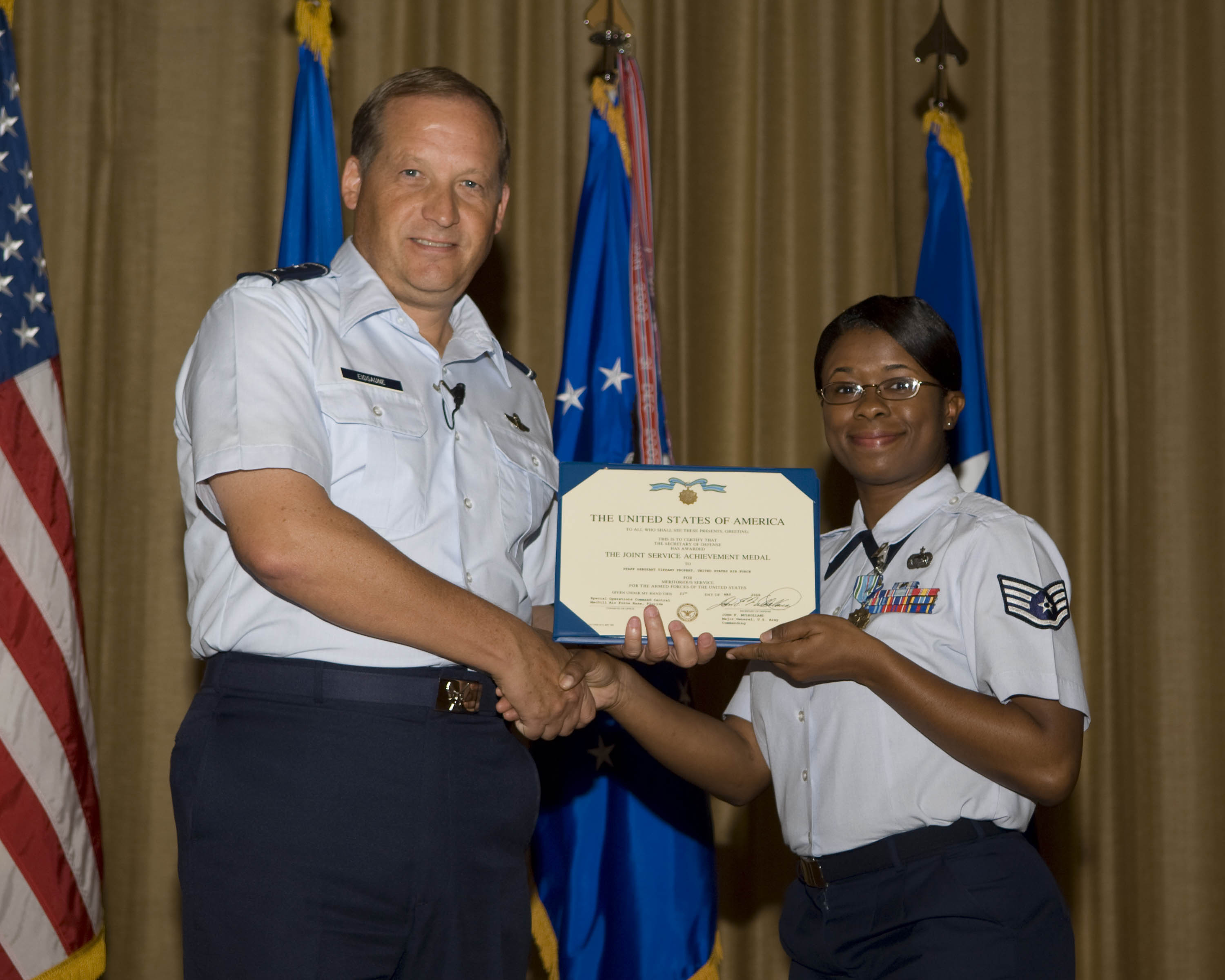 Commander presents awards, updates Team Eglin