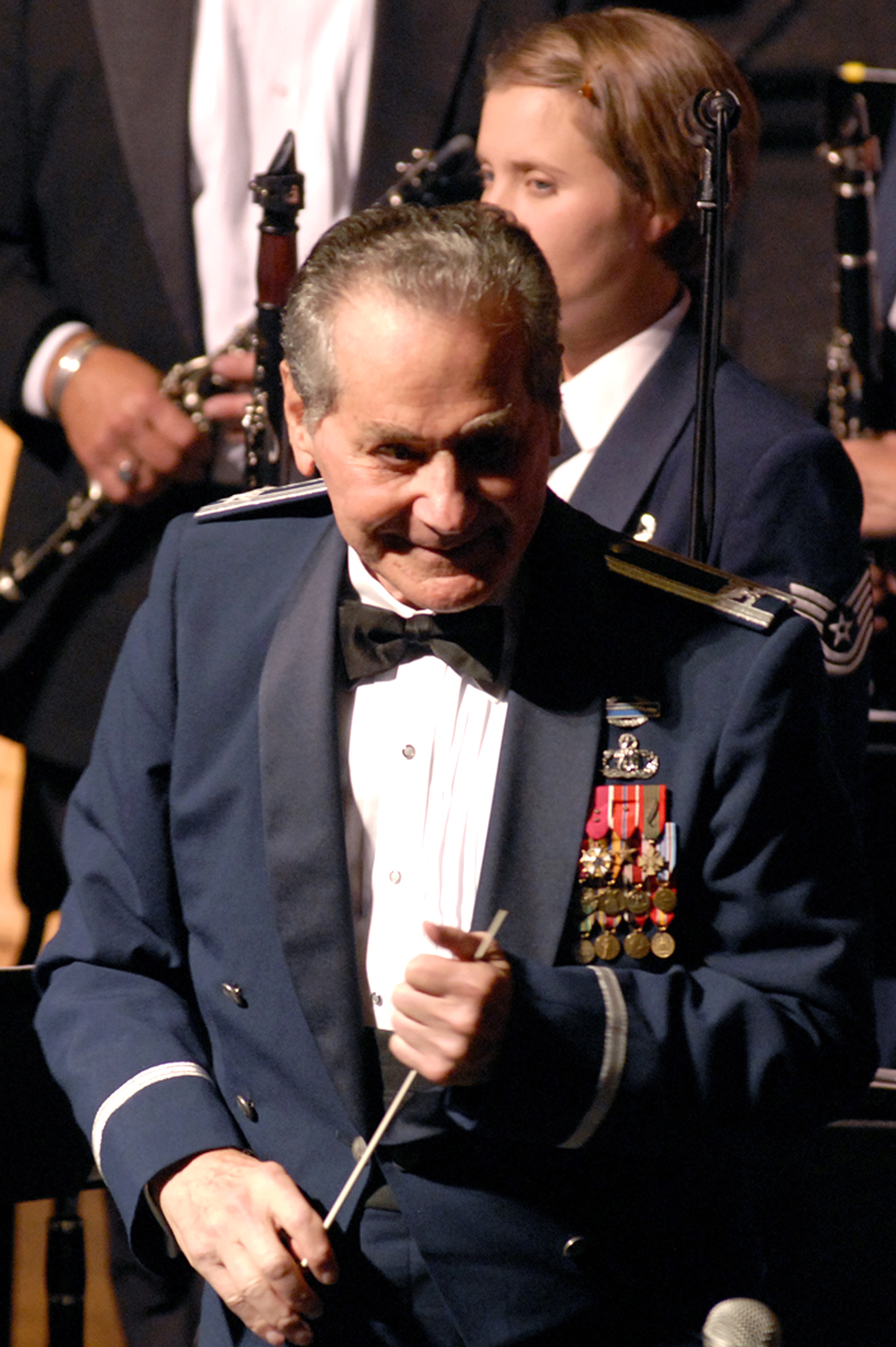 Living legend conducts AF Strings > Air Force District of Washington ...