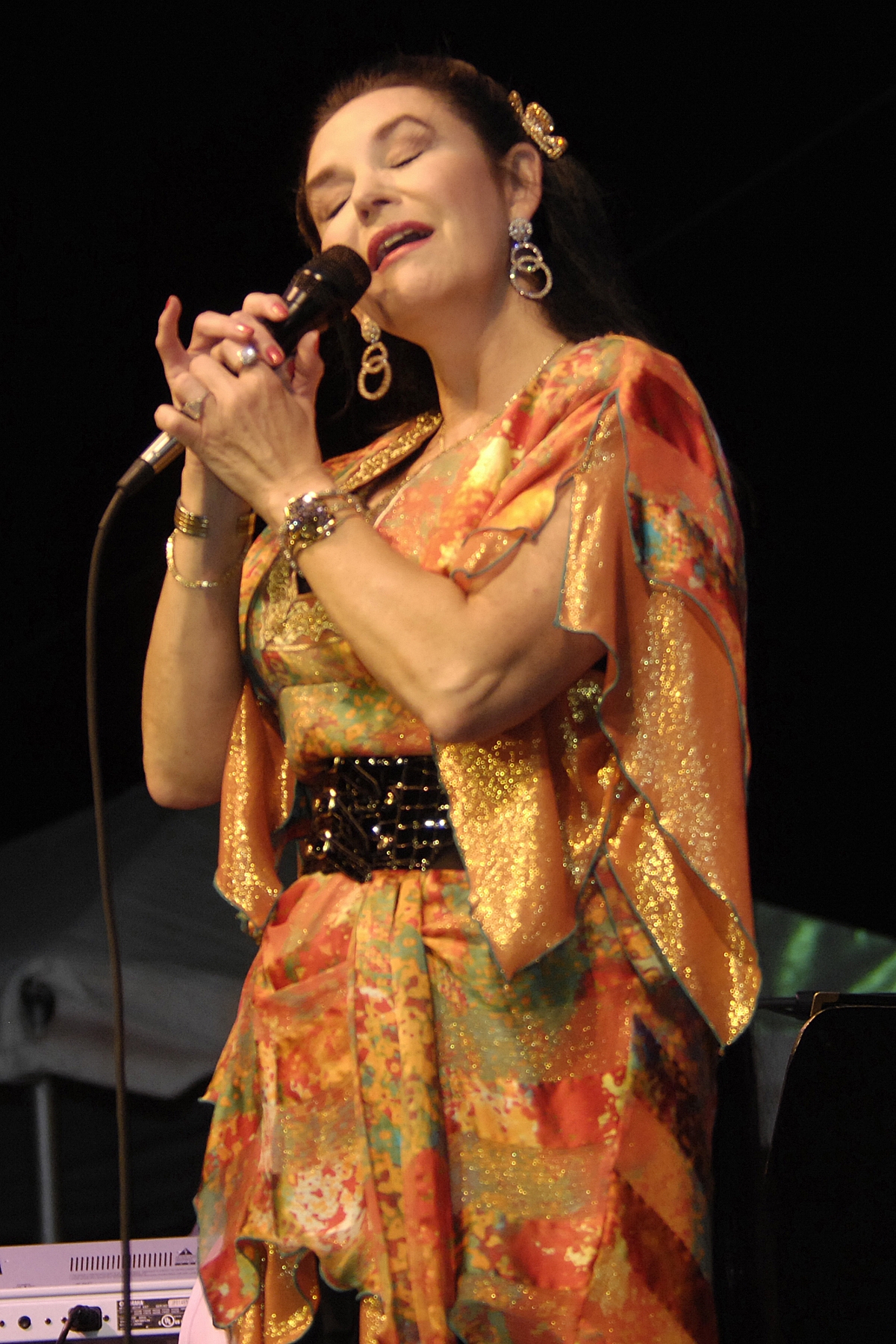 Band of Liberty performs with famed recording artist Crystal Gayle ...